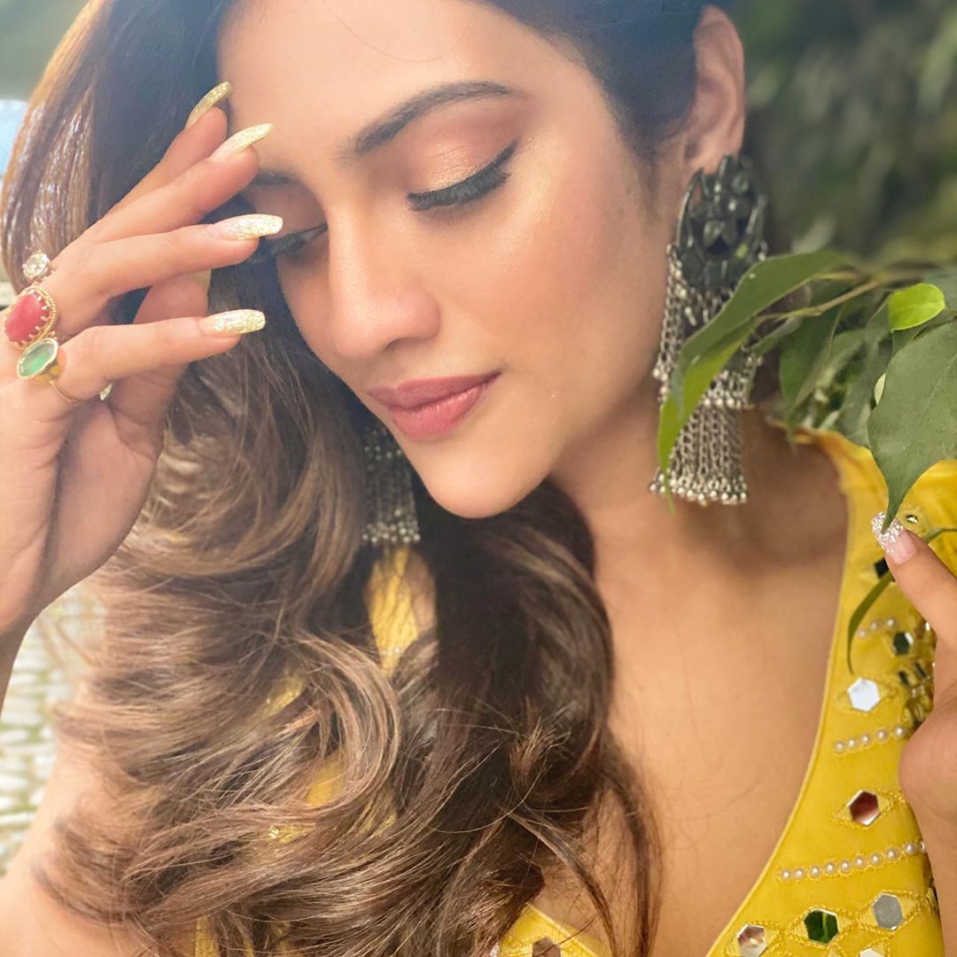 Nusrat Jahan | Scrolller
