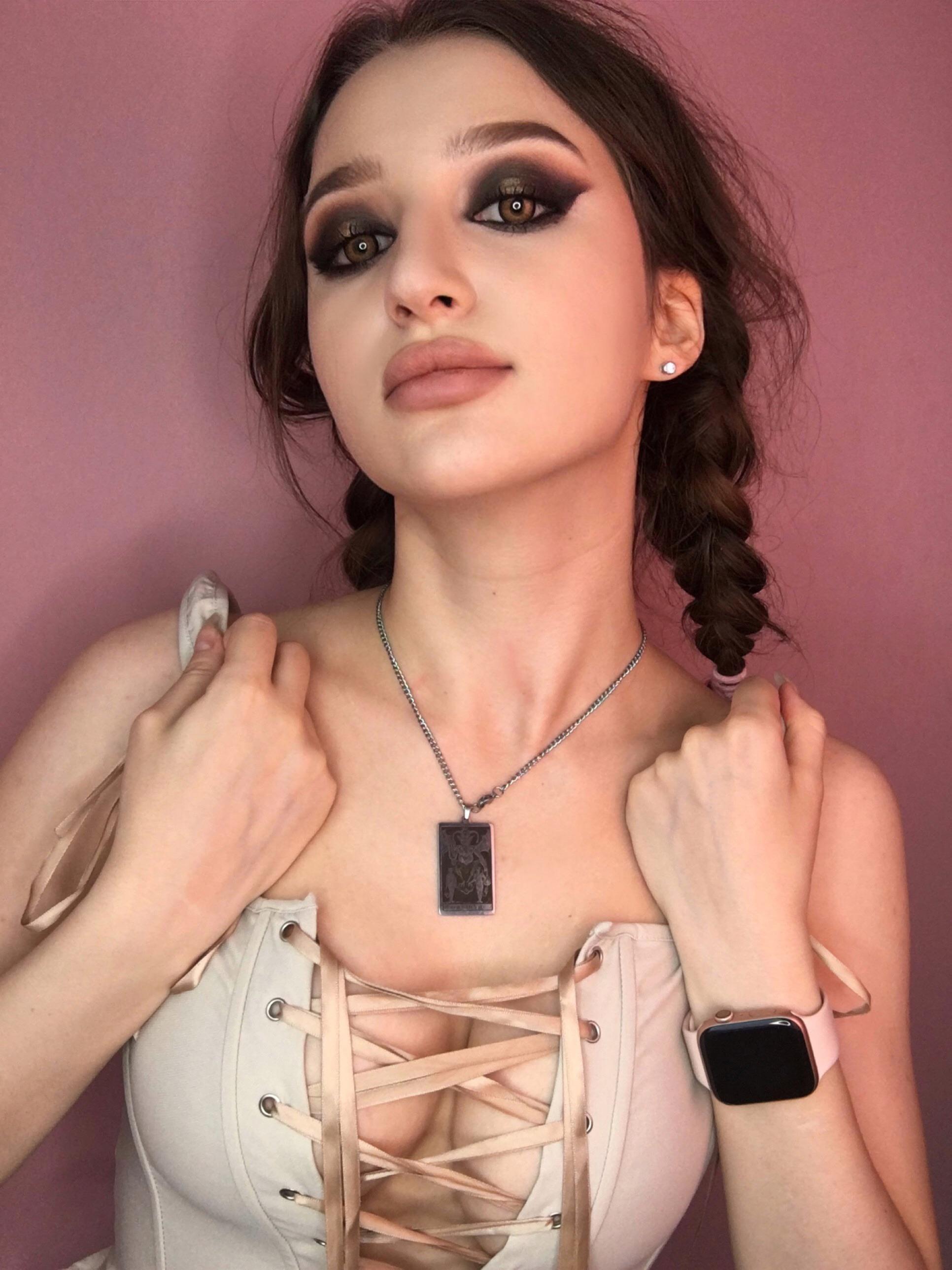 Obsessed with dark eyeshadows | Scrolller