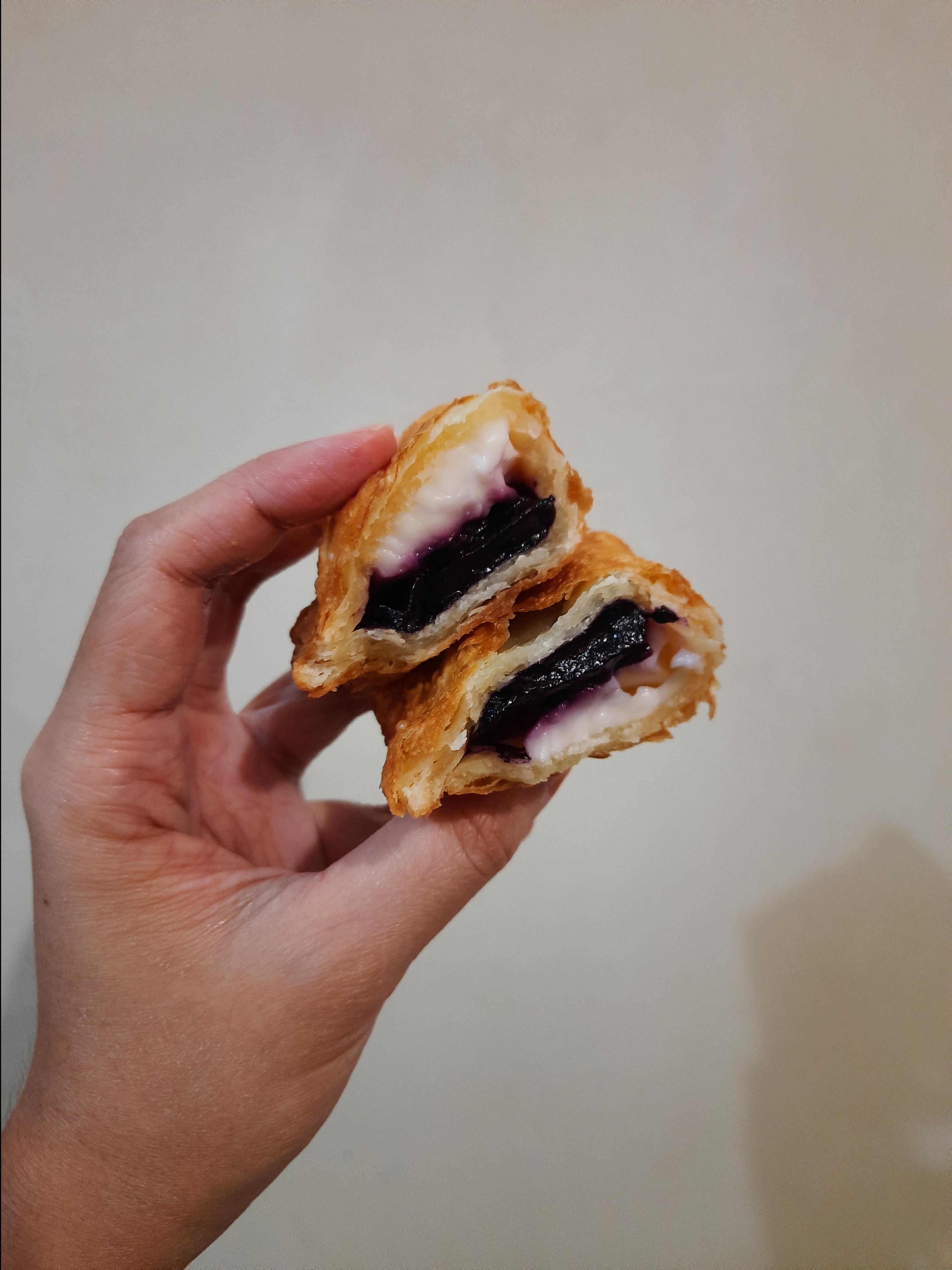 [OC] [4624x3468] deep fried ube + haupia pie | Scrolller