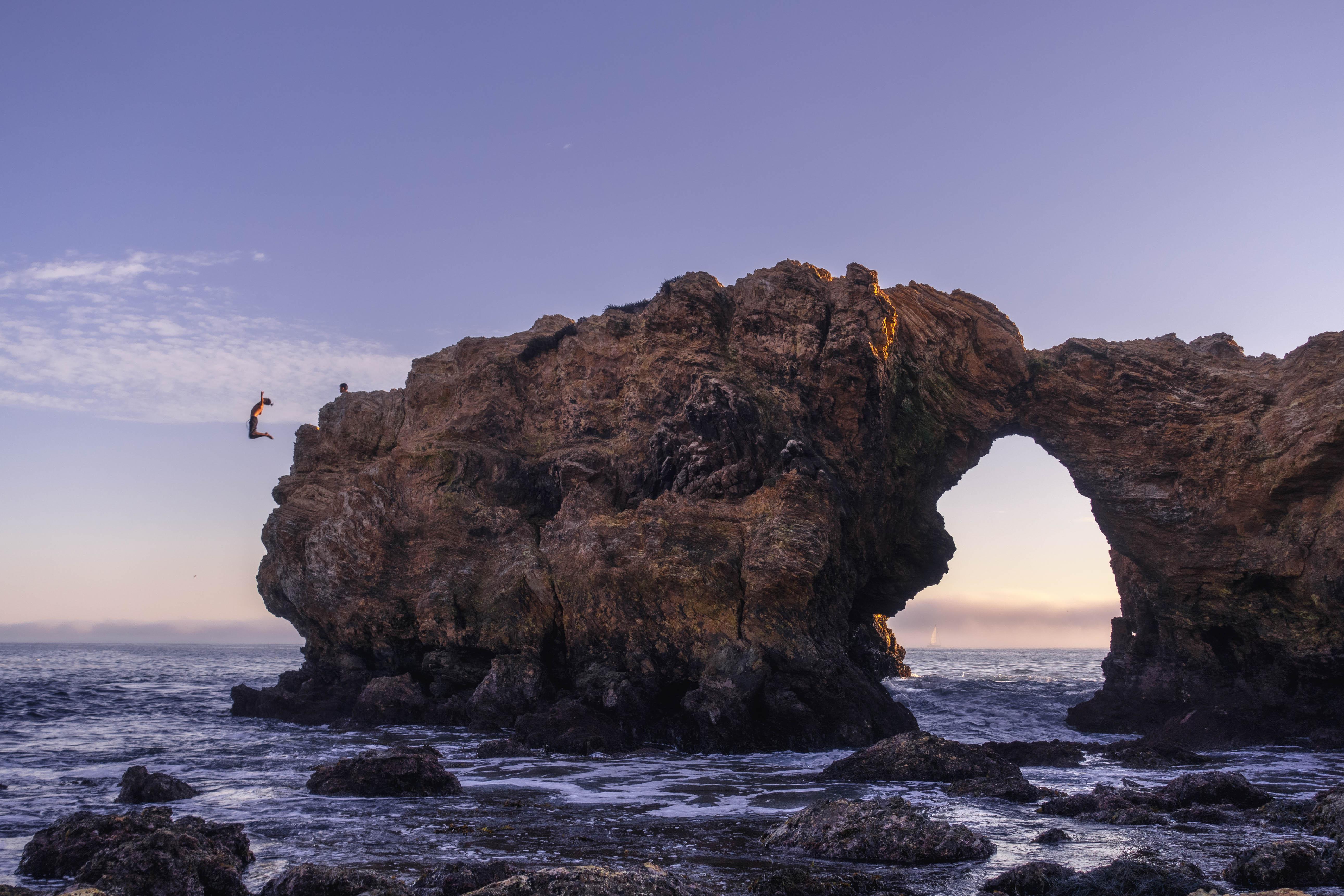 [OC] Cliff Jumping | Scrolller