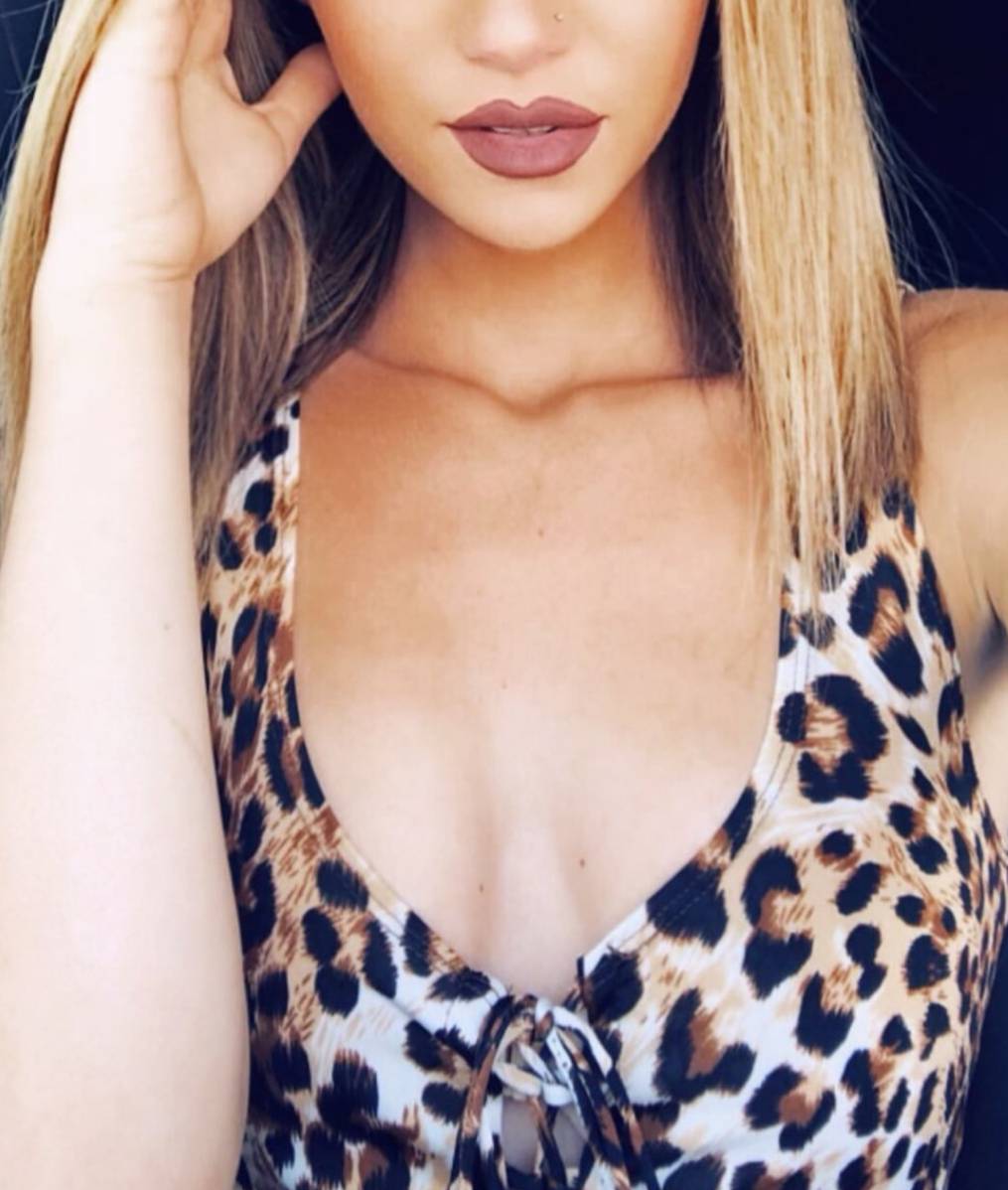 (OC)[F] Pull my strings ;) | Scrolller