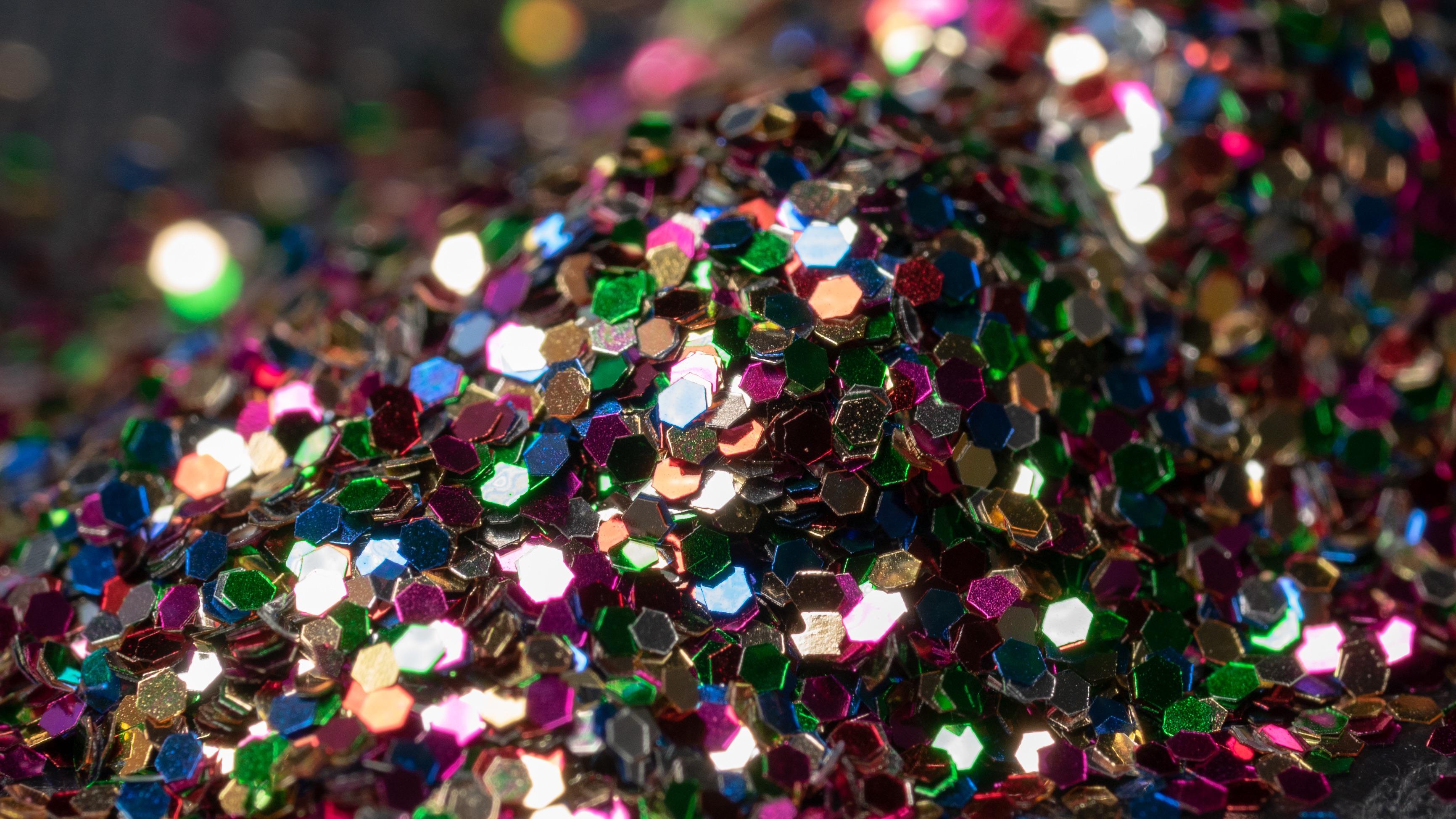 [OC] Glitter | Scrolller