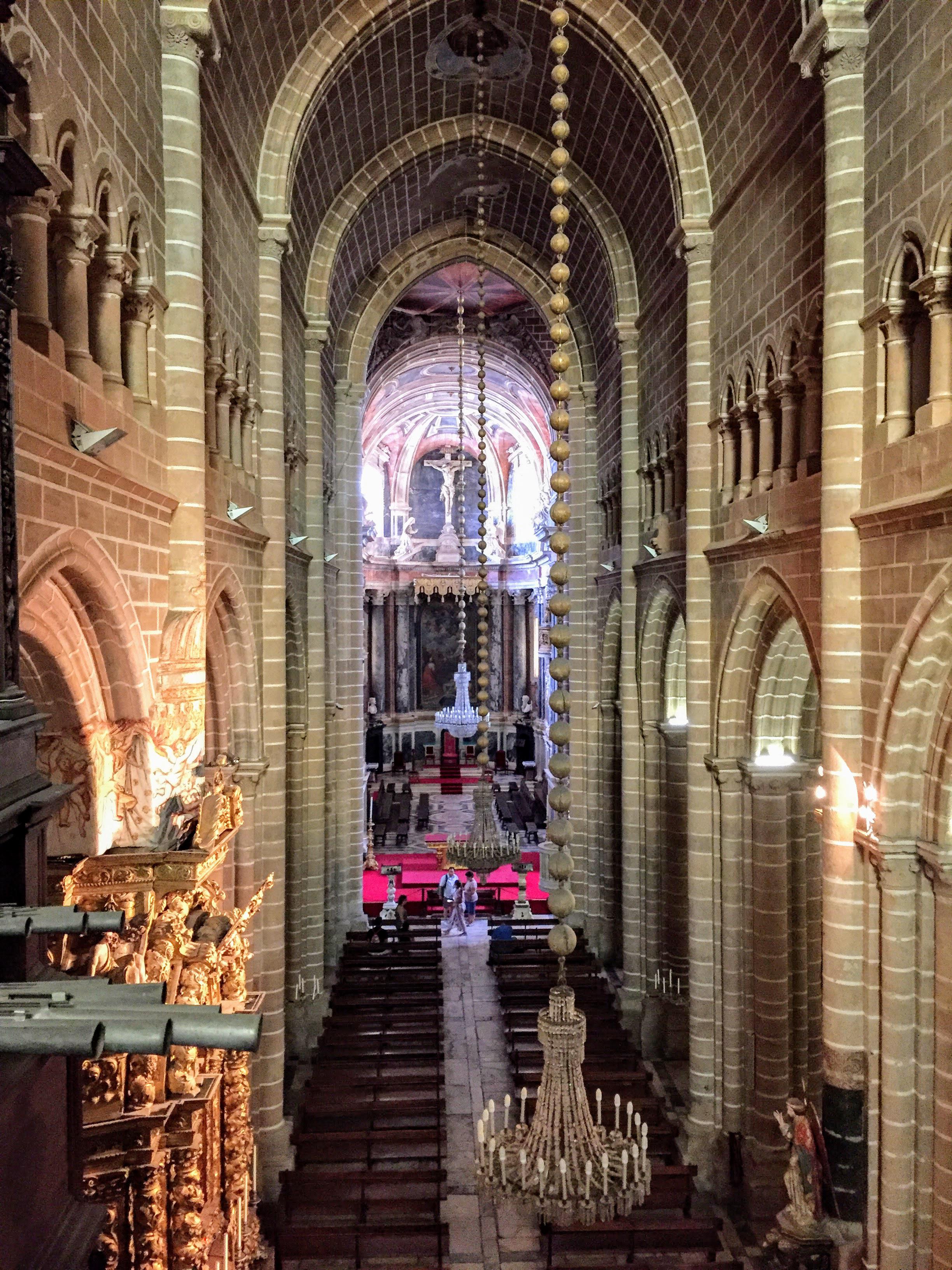 [OC] Portugal - The nave of the Cathedral Basilica of Our Lady of the Assumption of Evora ...