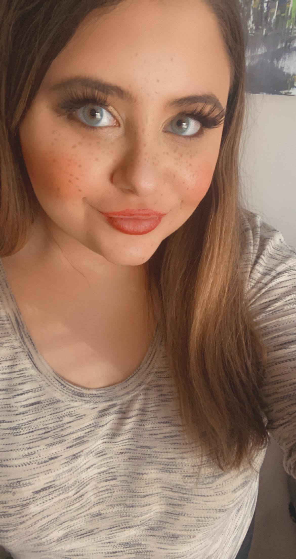 Ocean Eyes With Sun Kissed Freckles Do You Like The Size Of My Freckles Are They Big Enough ๐