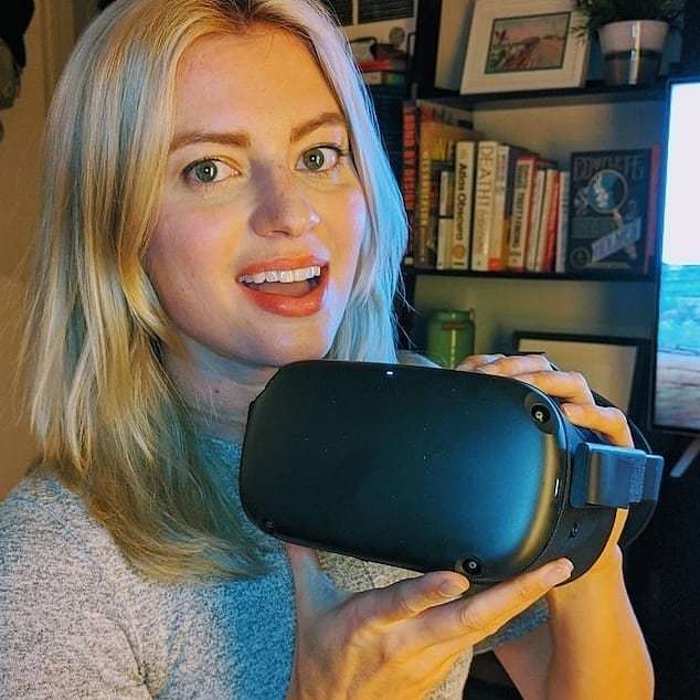 Oculus Partner | Scrolller