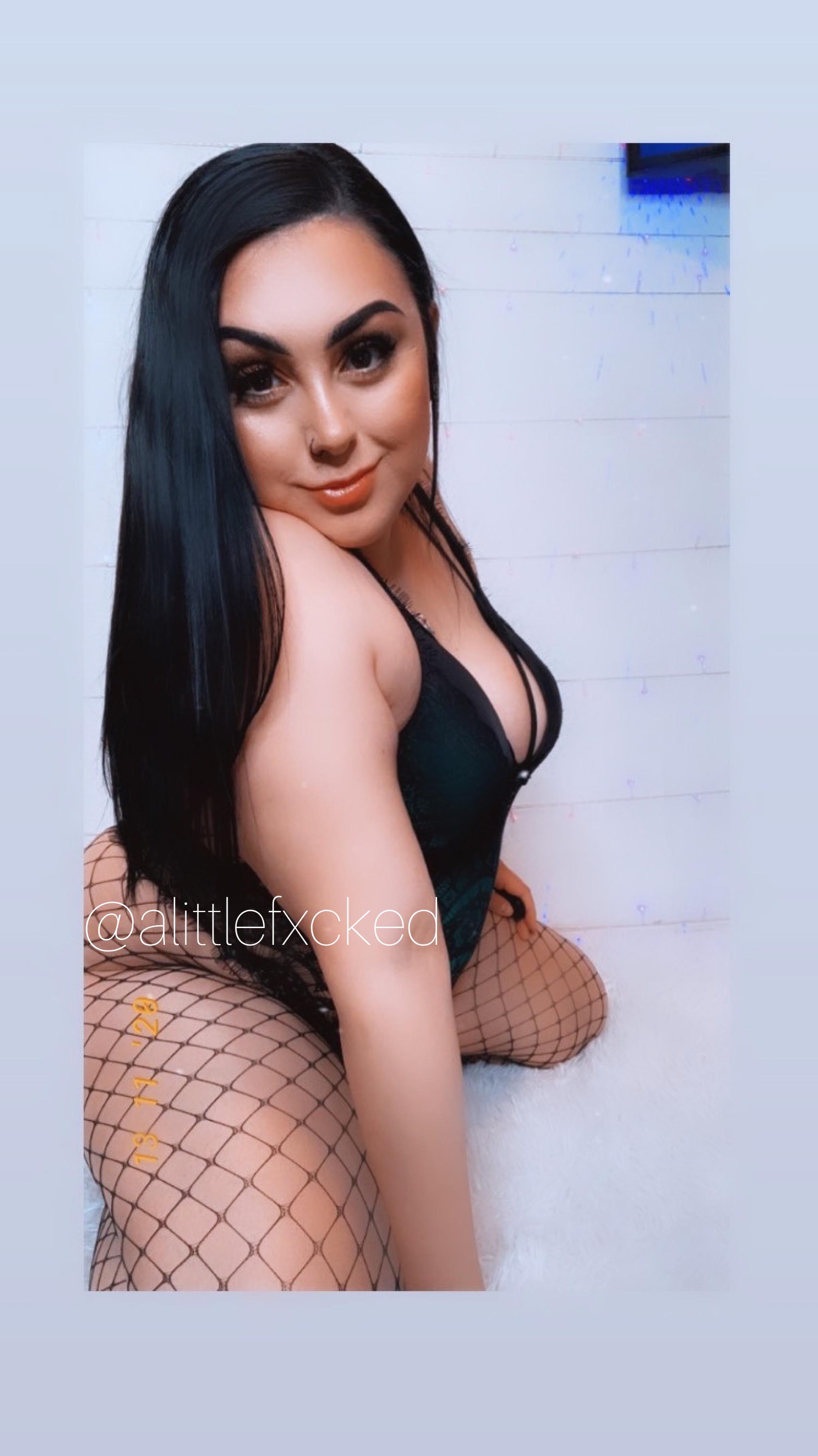 Oh so curvy. | Scrolller