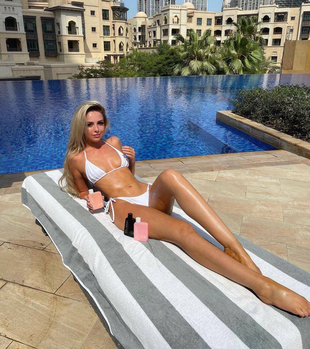 Oiled Up | Scrolller