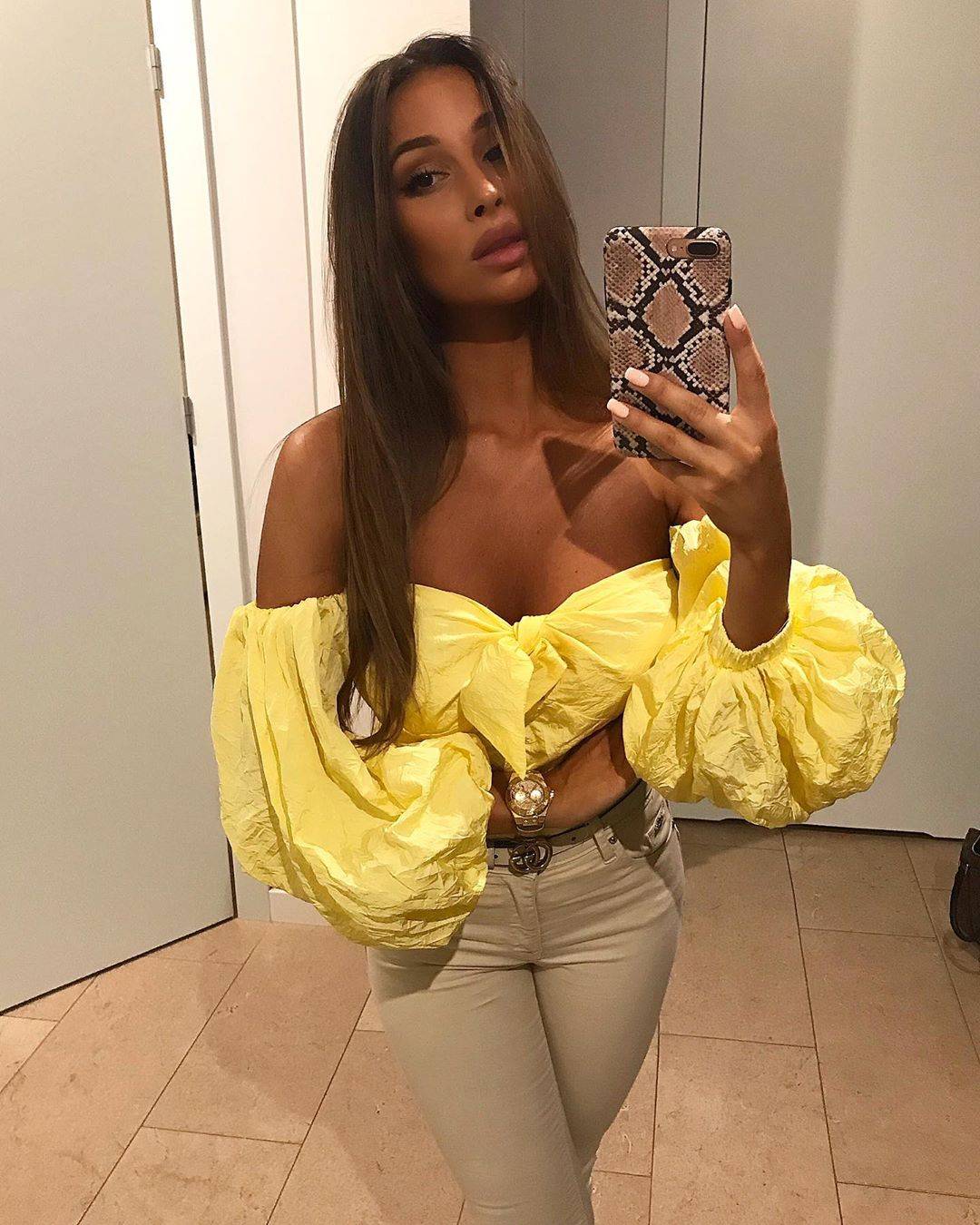 Olga Nijaki | Scrolller