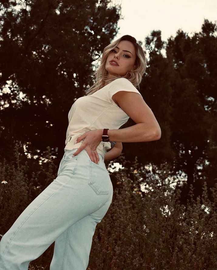 Olga Ntalla | Scrolller