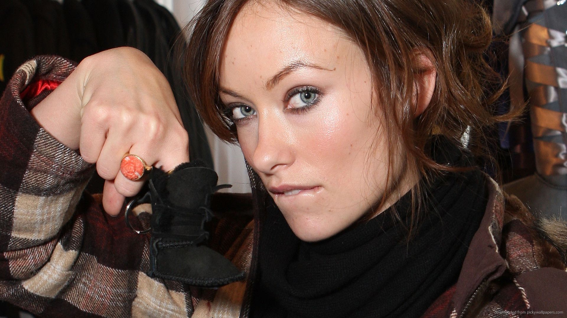 Olivia fingering a tiny boot | Scrolller