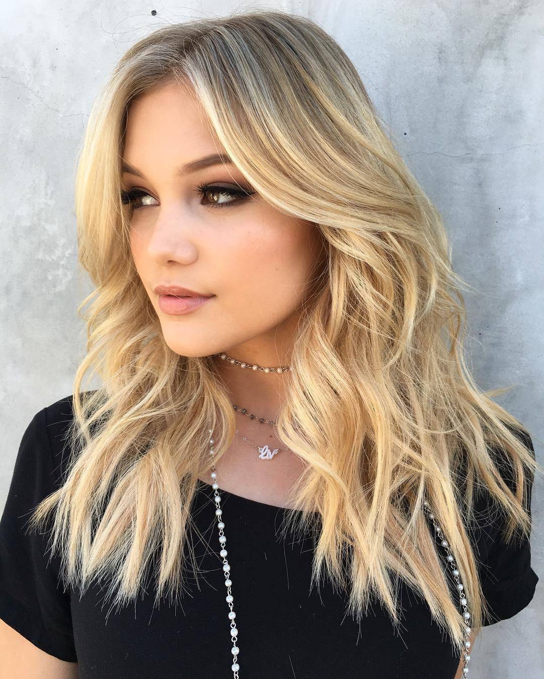 Olivia Holt Scrolller