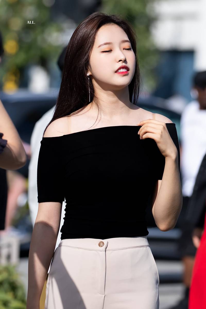 Olivia Hye | Scrolller