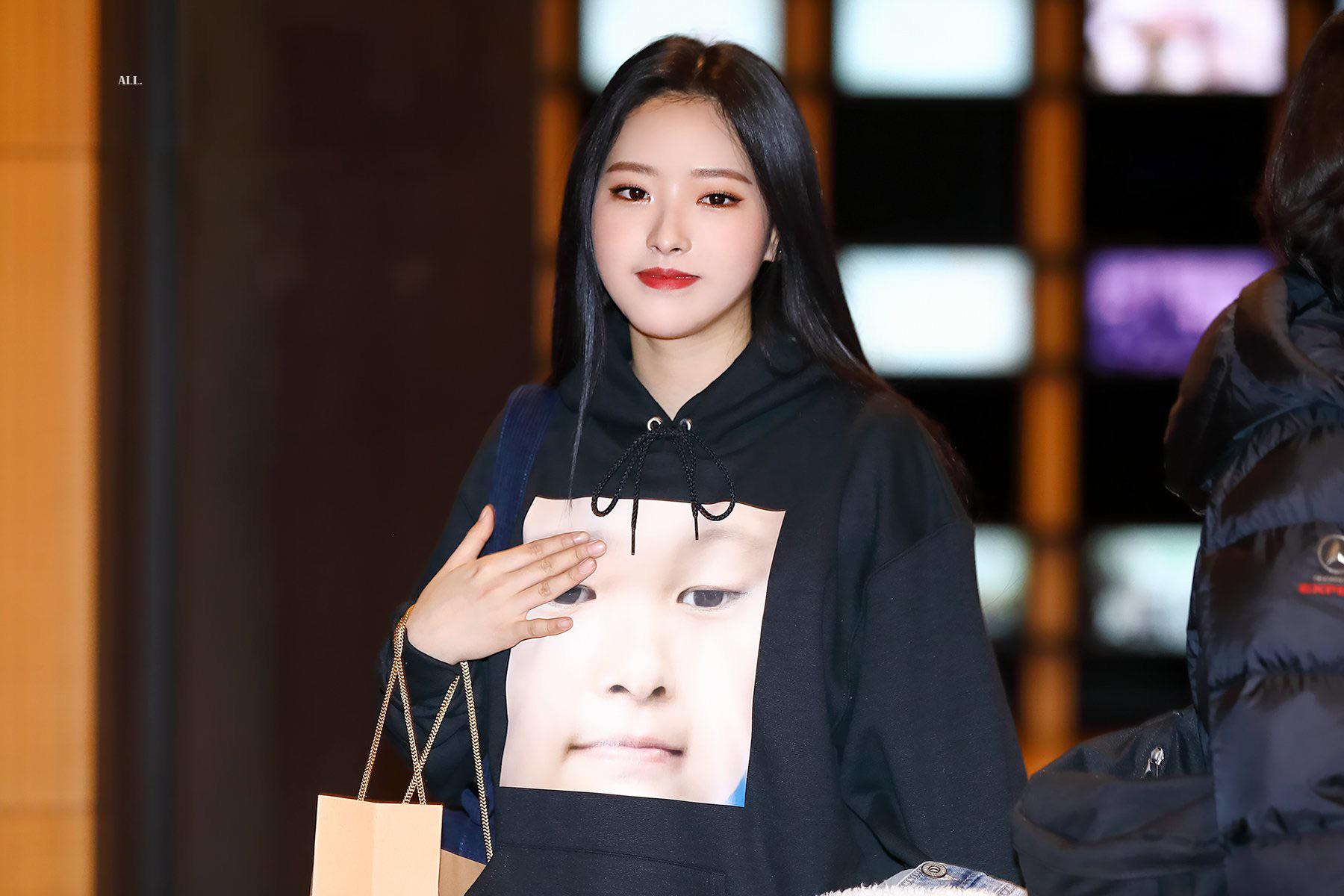 Olivia Hye Scrolller