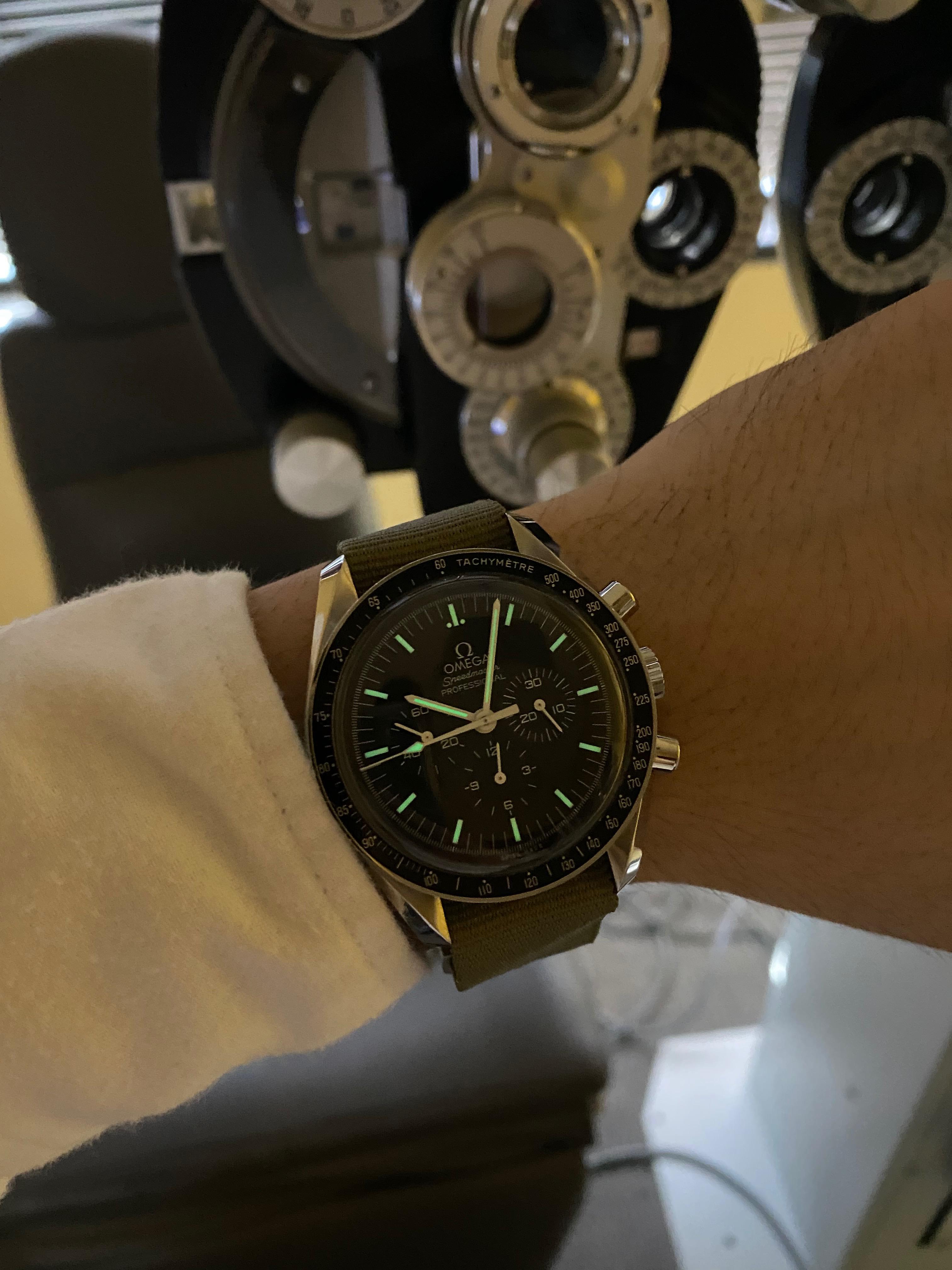 [Omega Speedmaster] Exam Room Lume | Scrolller