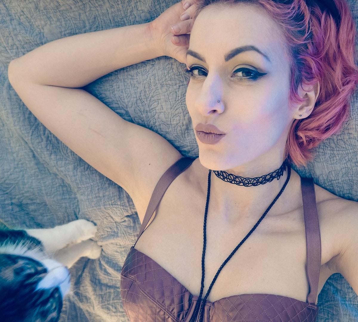 On the bed | Scrolller