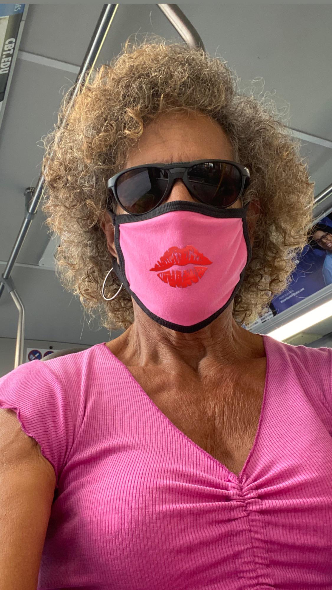 On the bus. 😘 | Scrolller