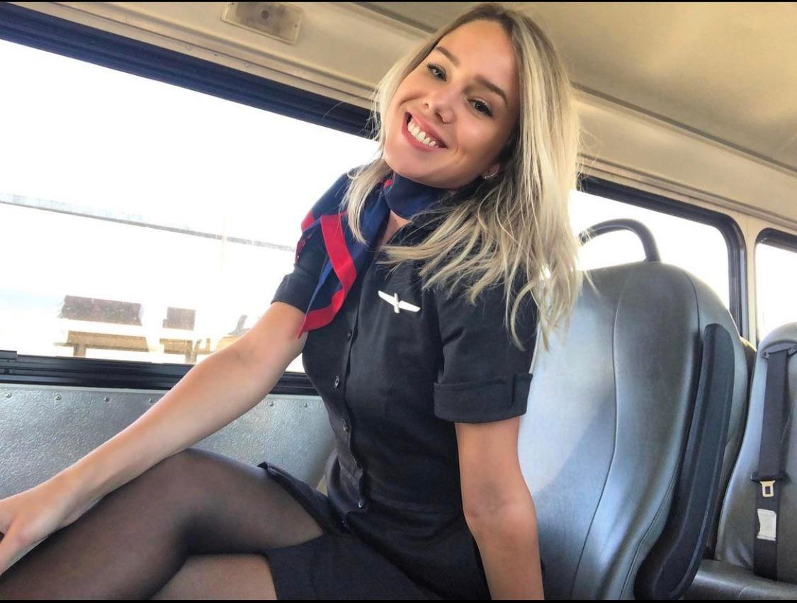 On the bus | Scrolller