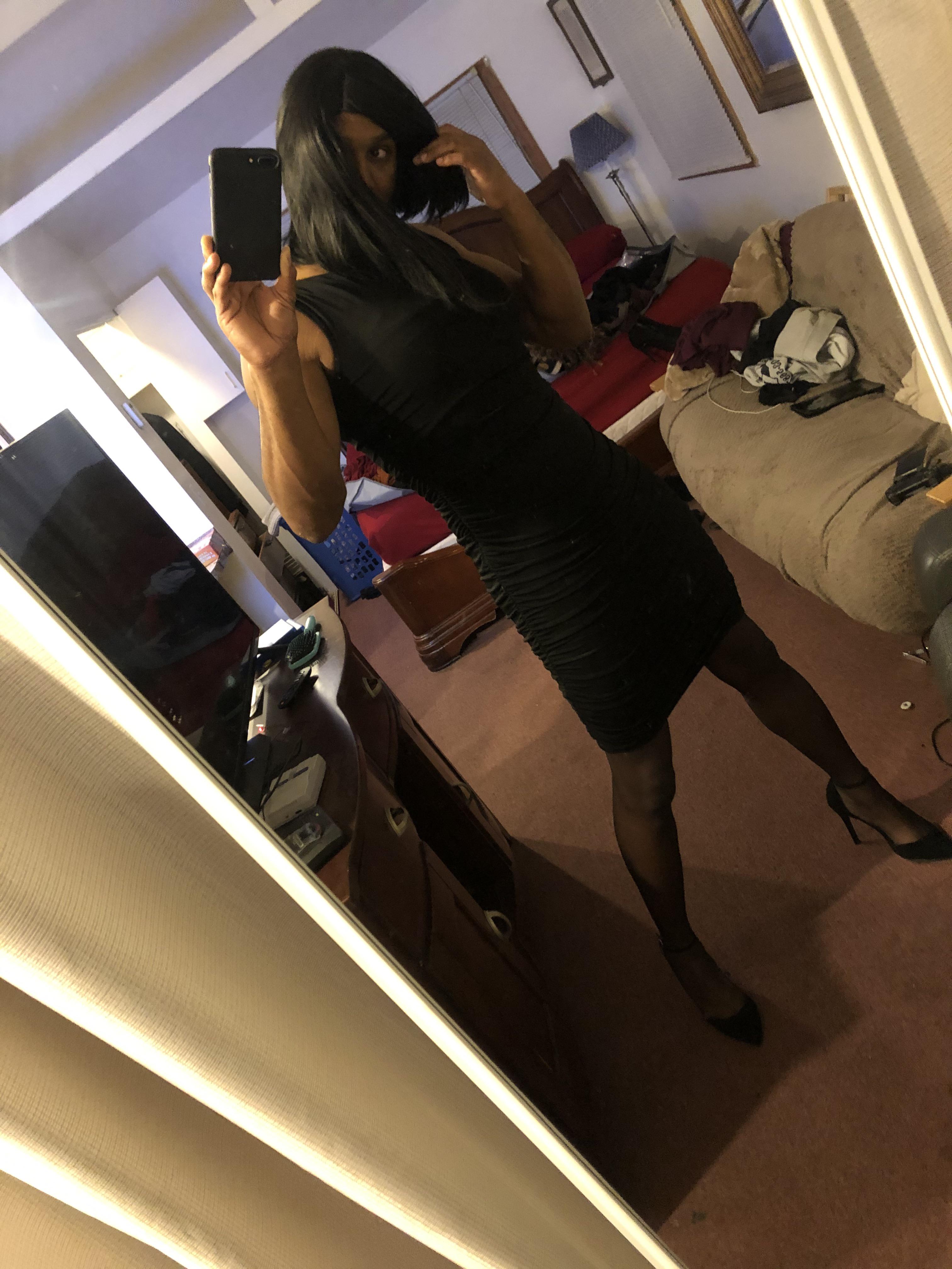 One last pic before bed....🥱 | Scrolller