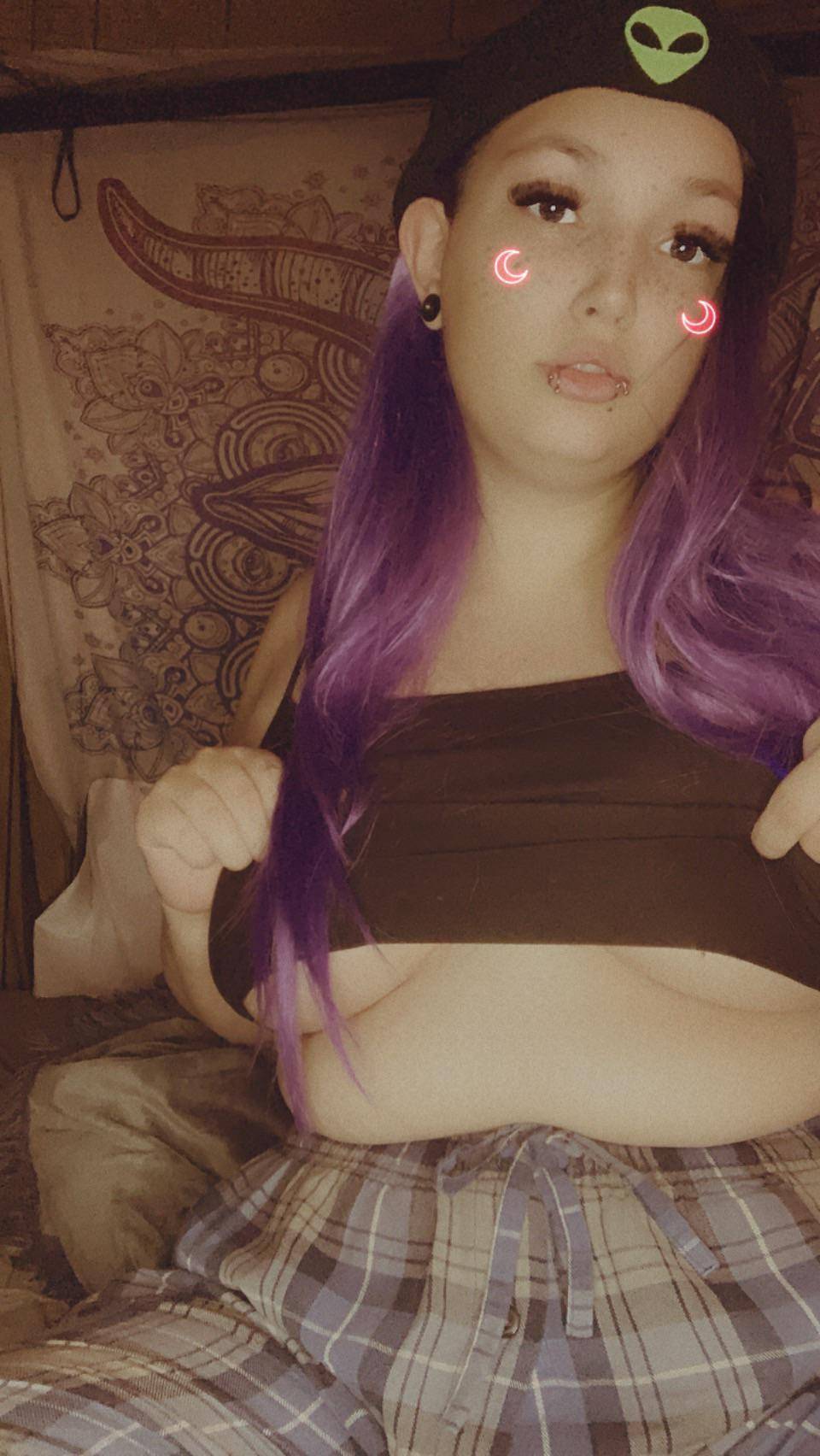 Oops, they almost fell out 😳 | Scrolller