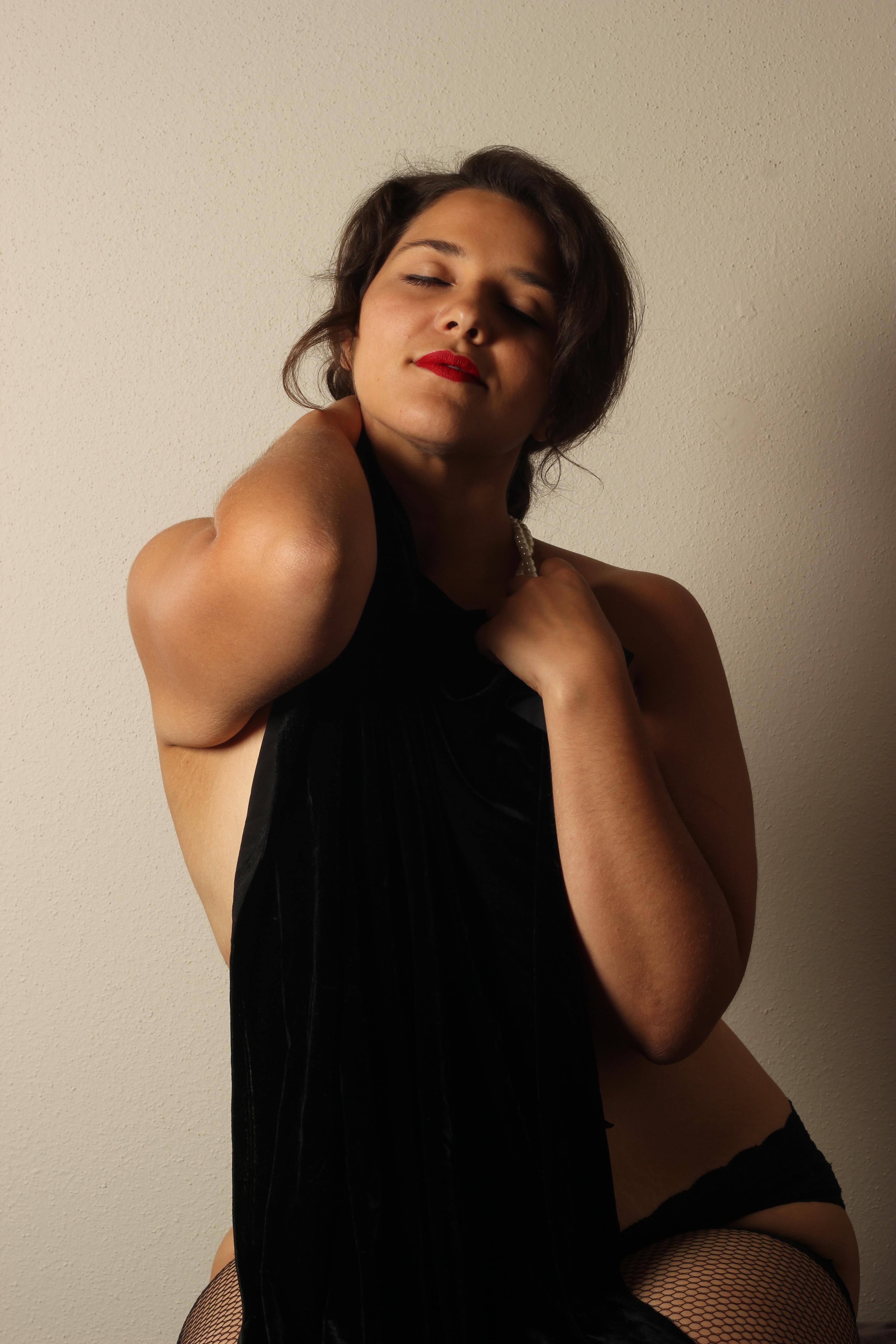 Oozing Sensuality | Scrolller