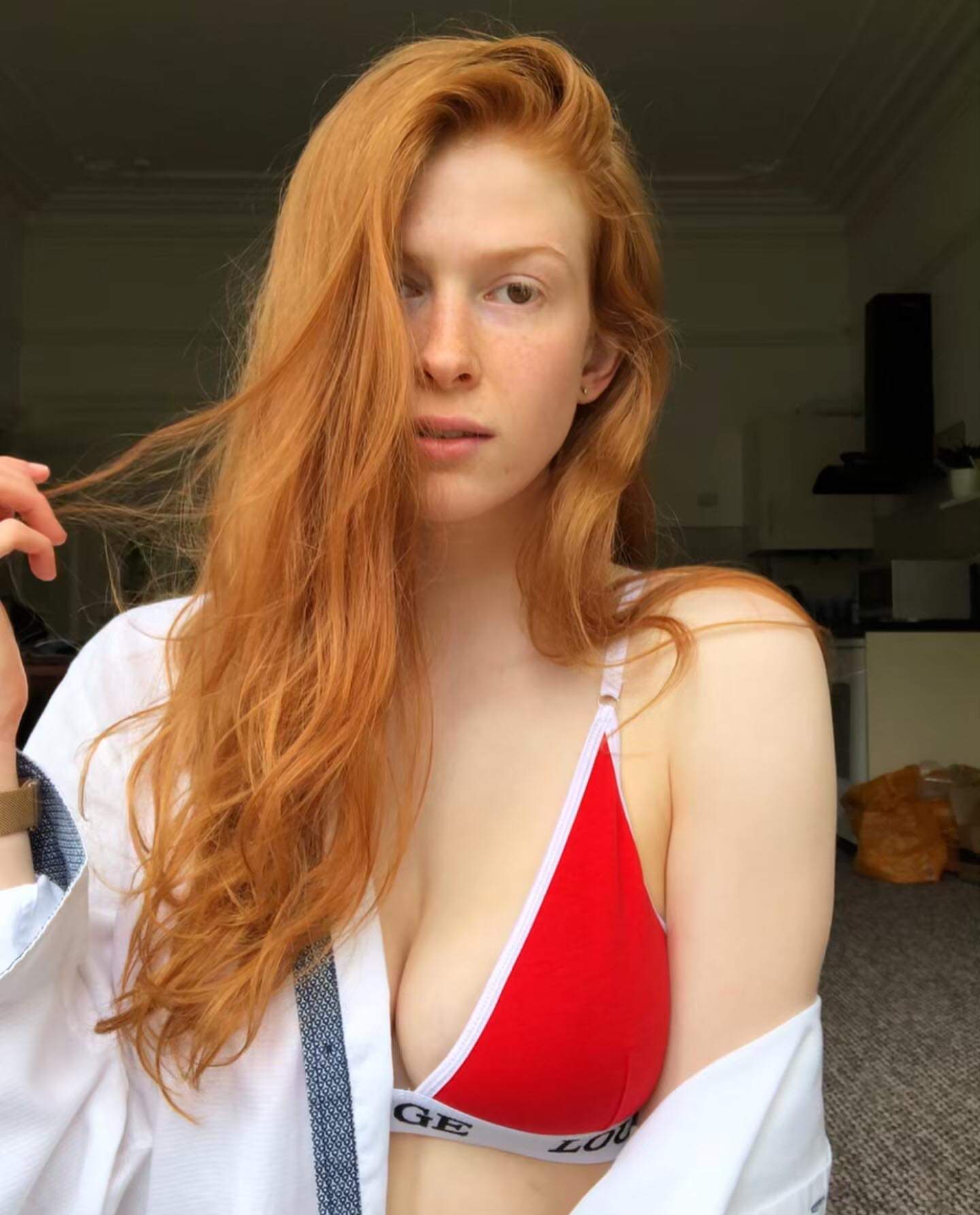 Open shirt | Scrolller