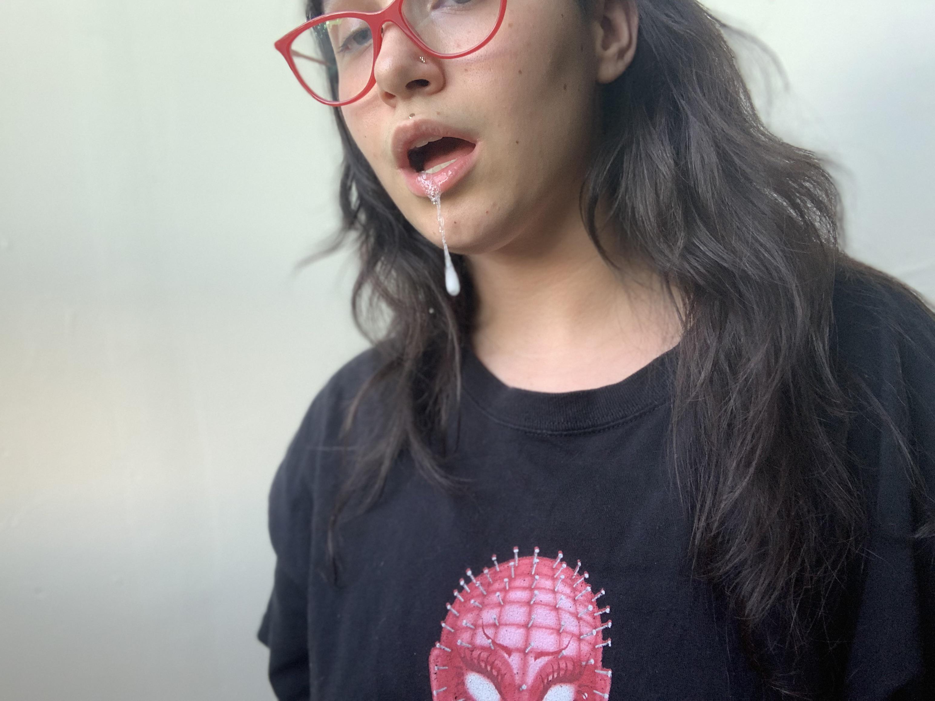 Open wide 😈 | Scrolller