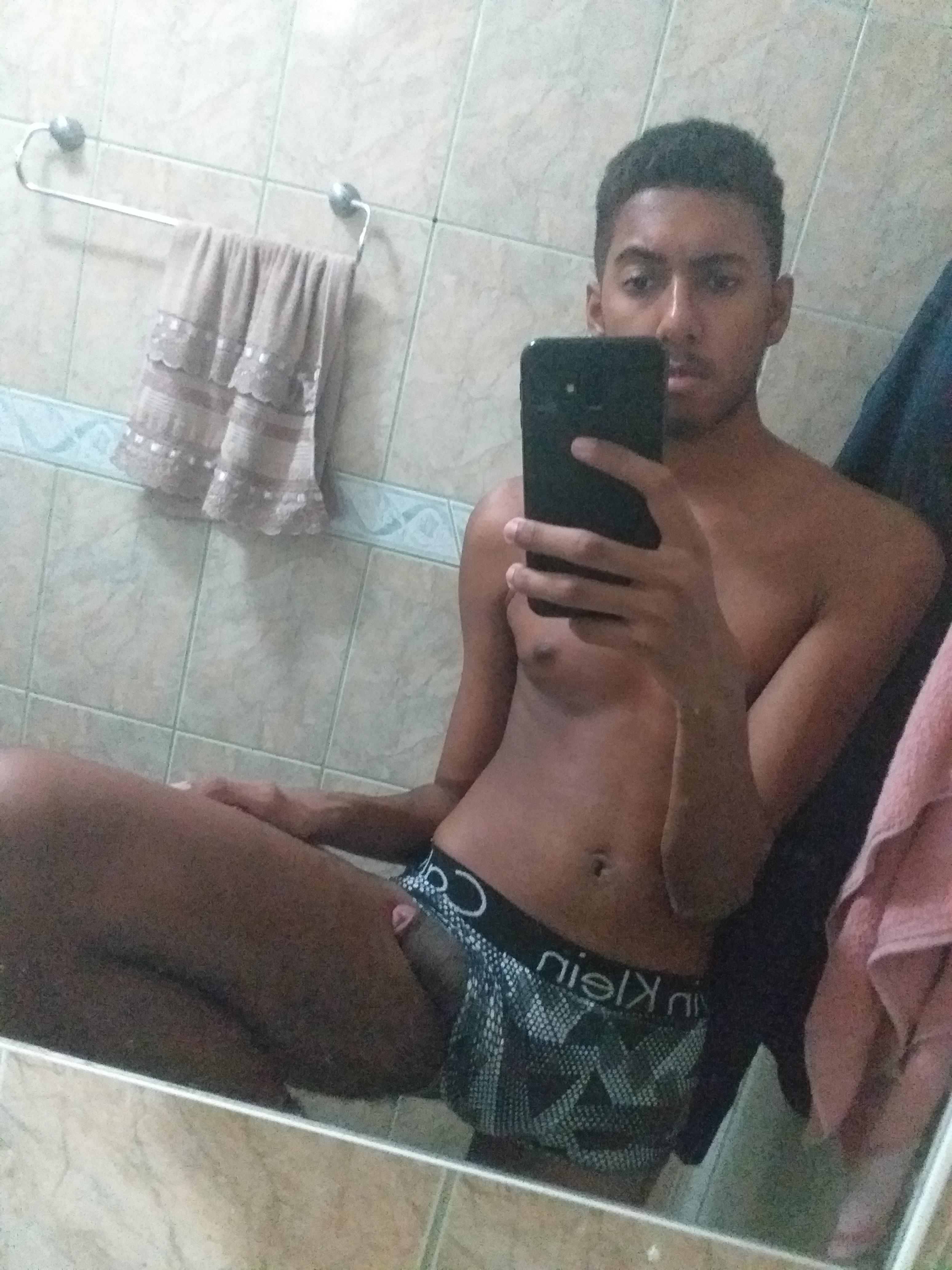 Ops... Escapou rs | Scrolller