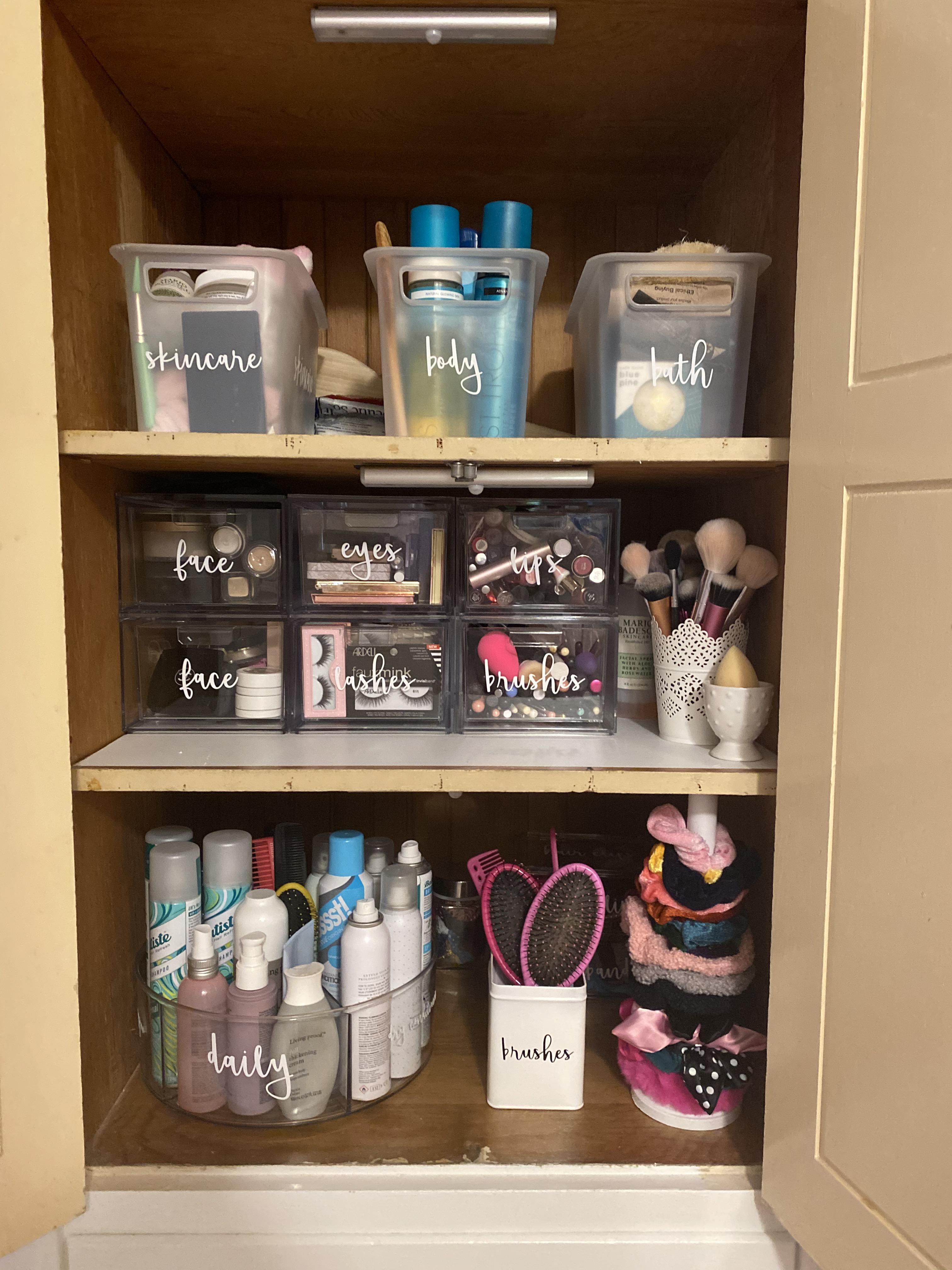Organized my hall closet! | Scrolller