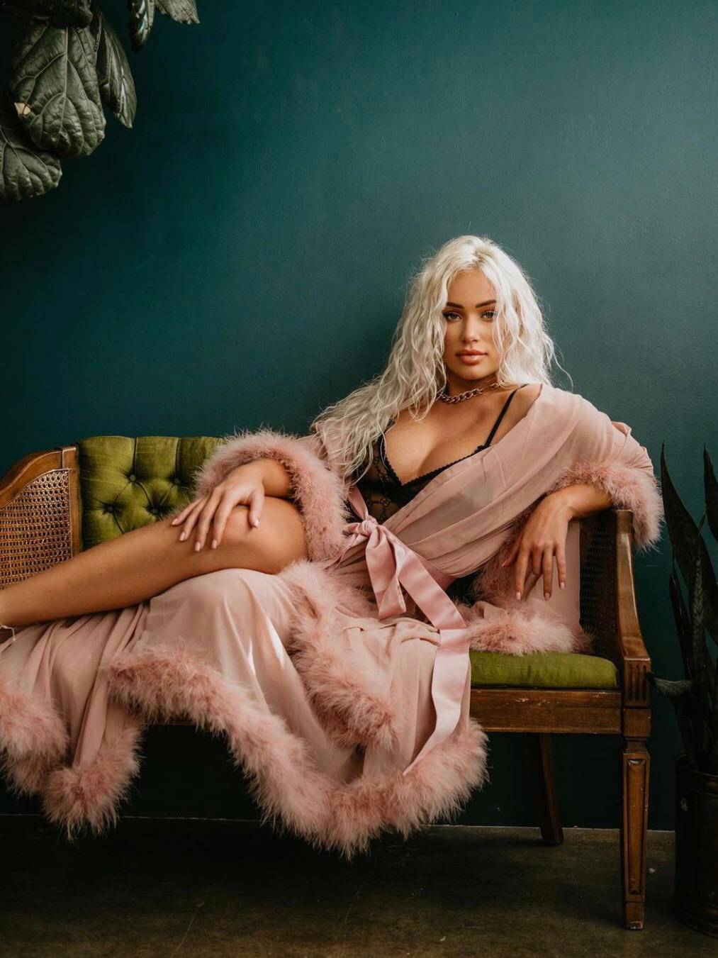 Our Queen Awaits Her King 🤴🏾😍💖 | Scrolller