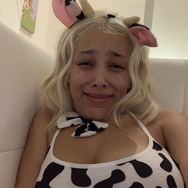 Our Queen, Worship Her | Scrolller