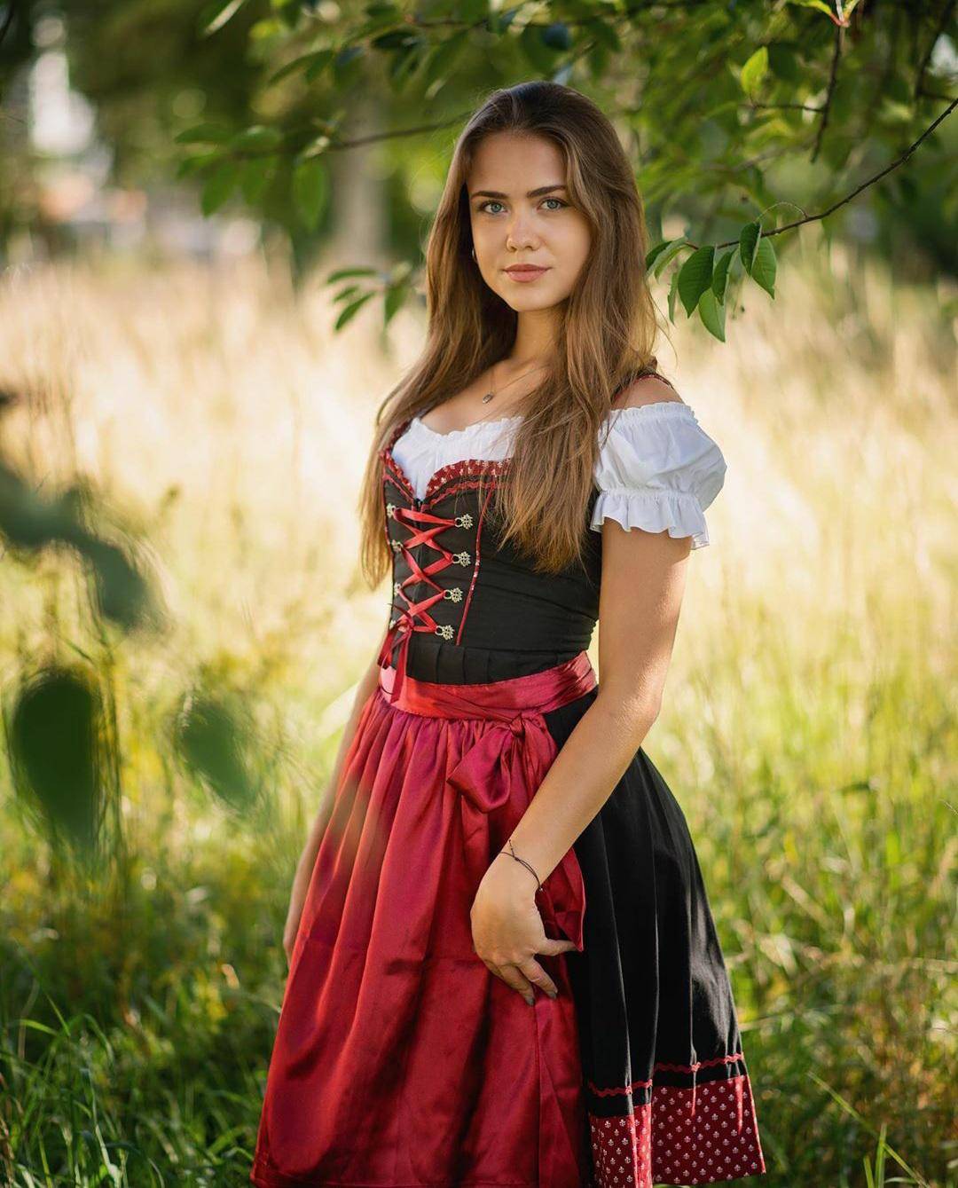 Outdoor photoshoot | Scrolller