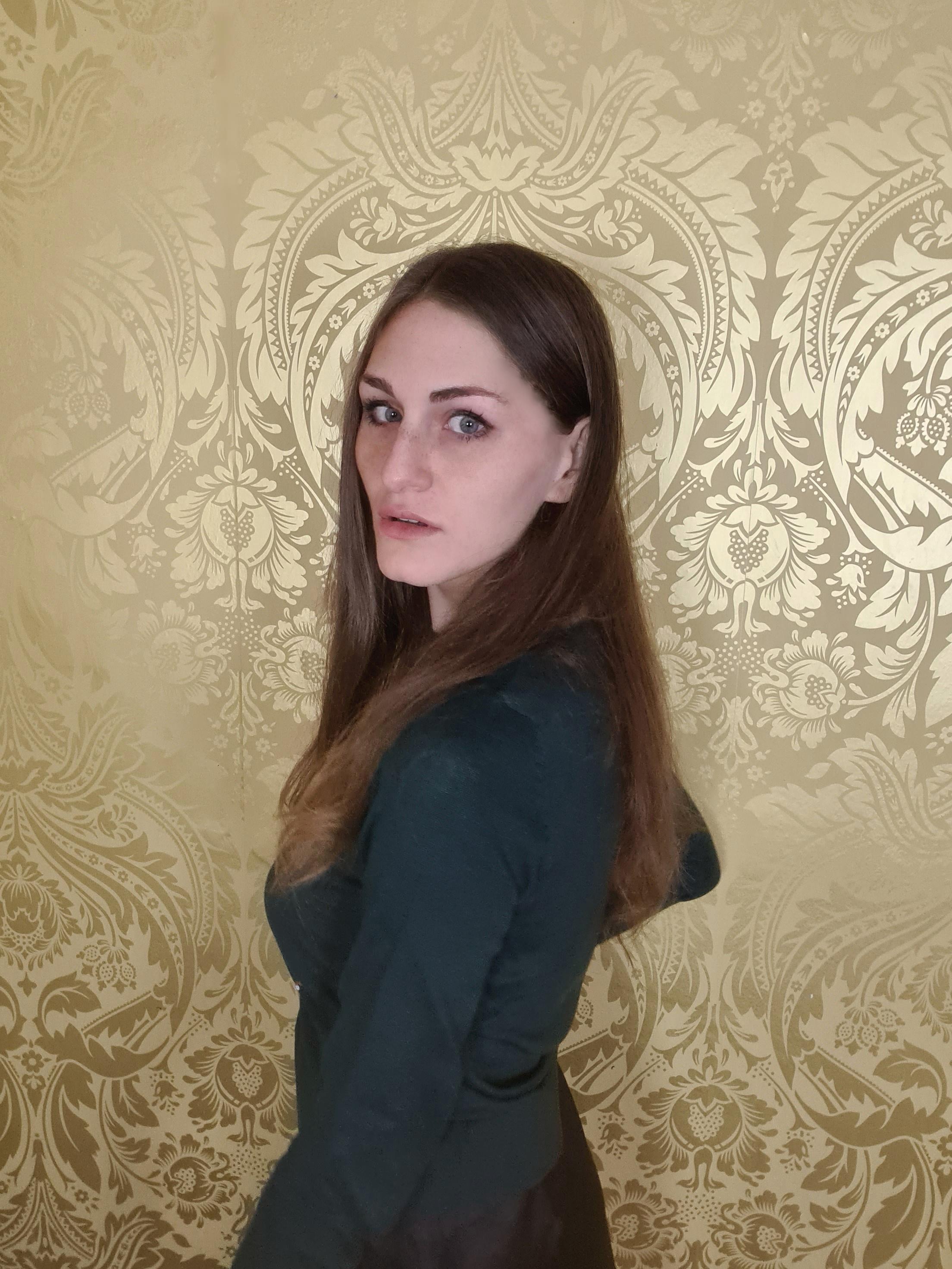 [ Over 18 ] .Tripod. Deer in headlights | Scrolller