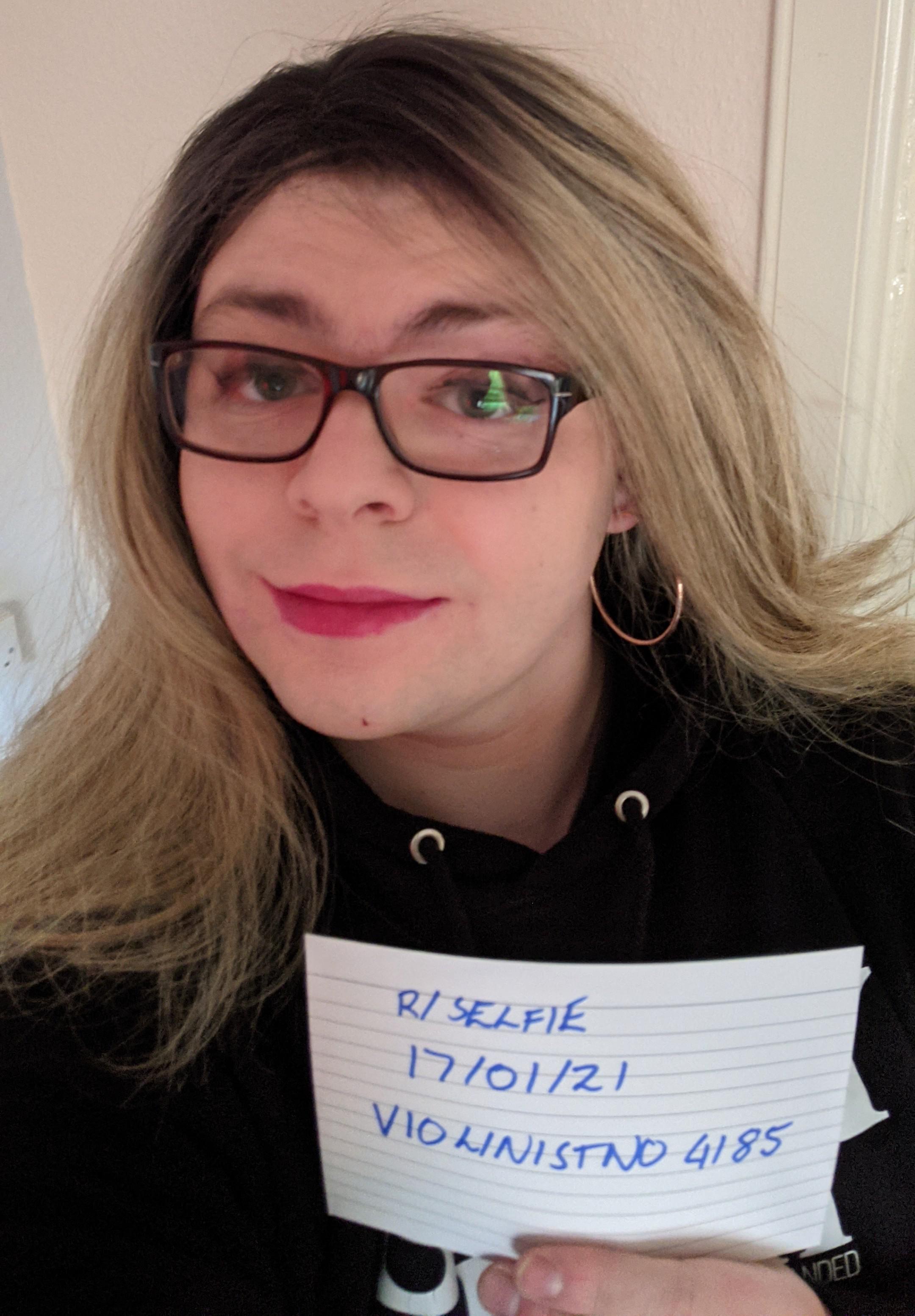 [OVER 18] VERIFICATION. Exploring my gender expression! Still learning makeup though... | Scrolller