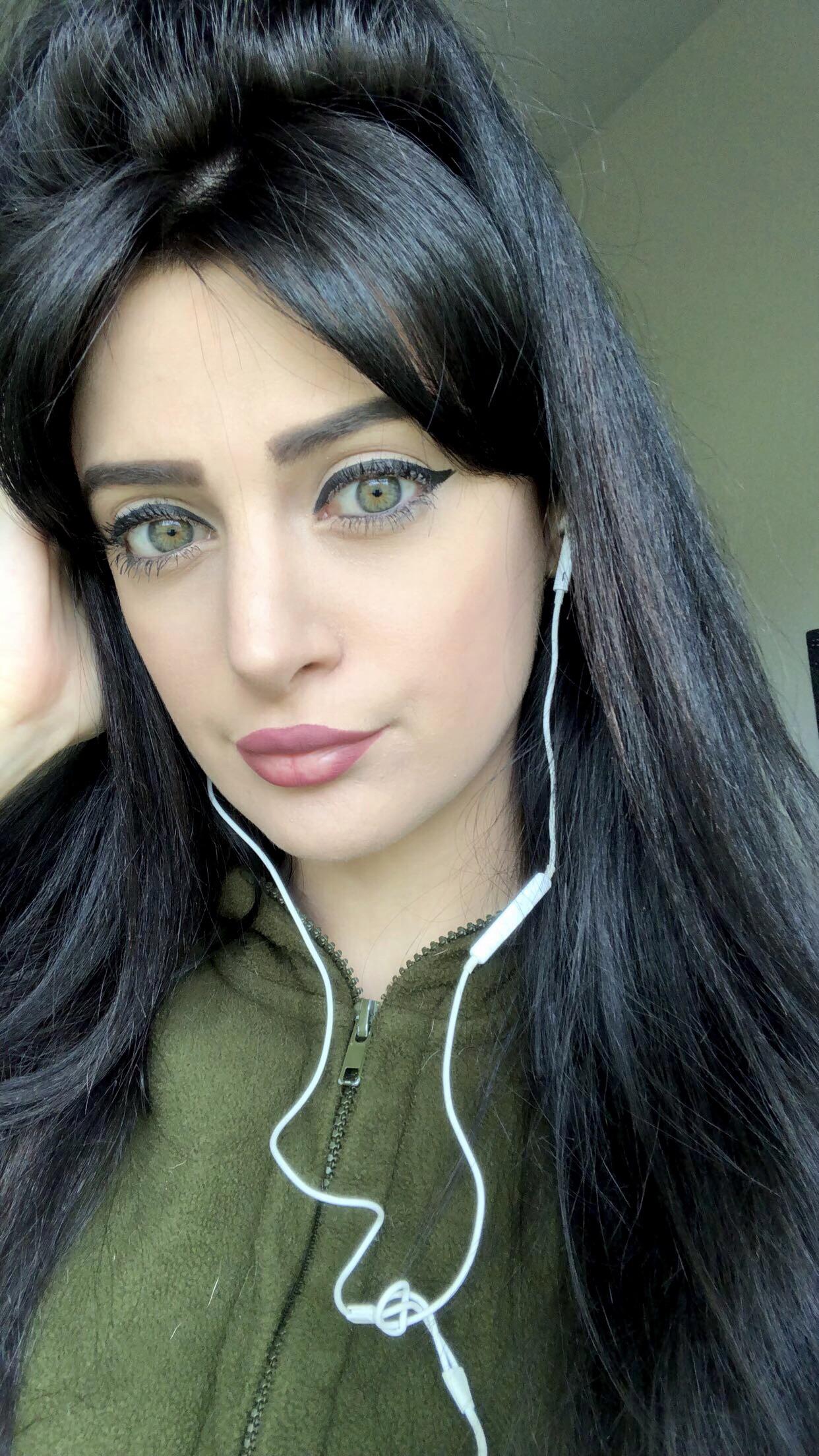 Overcast days are actually better than sunny days to bring green eyes out imo | Scrolller