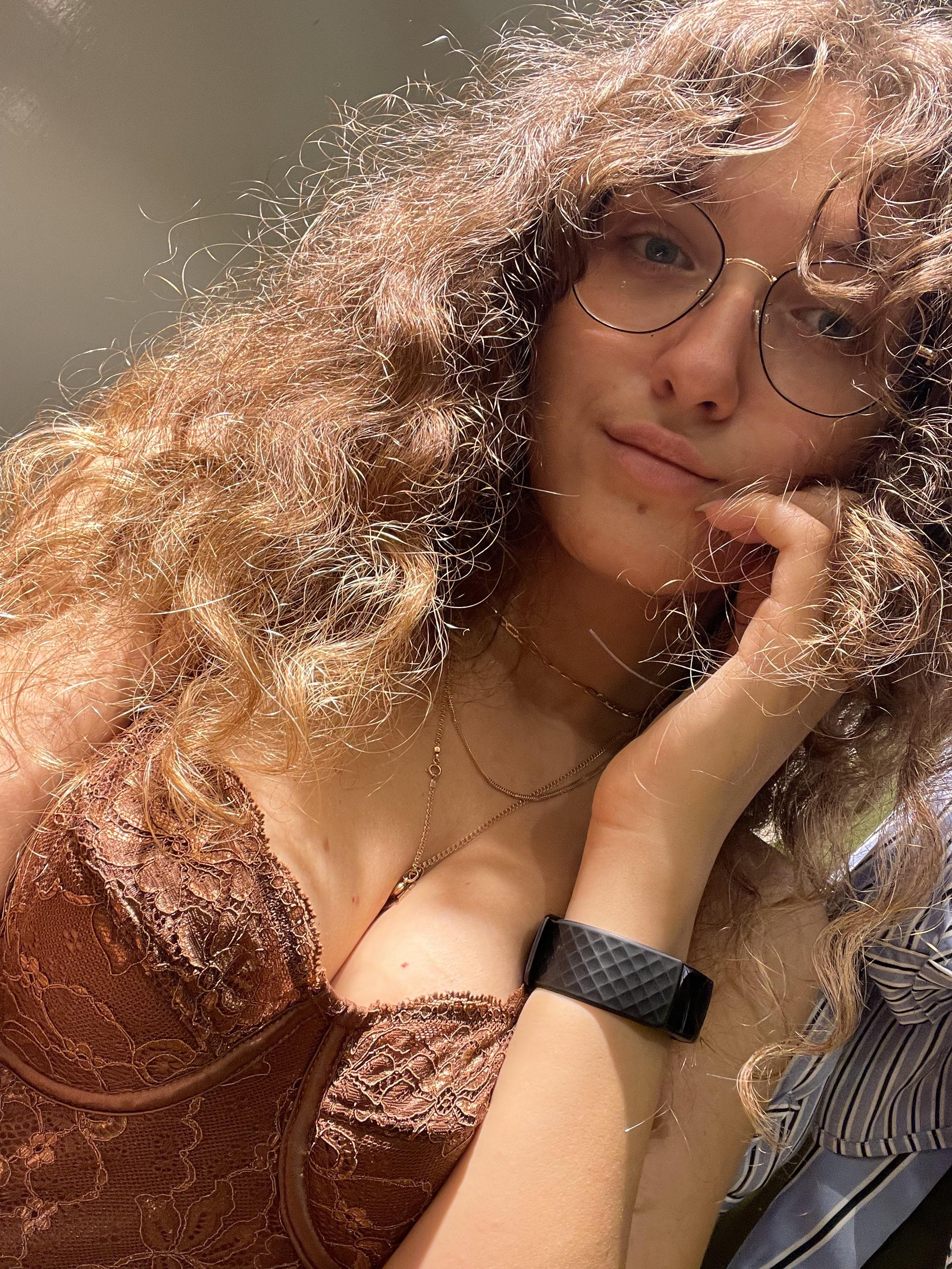 overflowing 🤎 | Scrolller