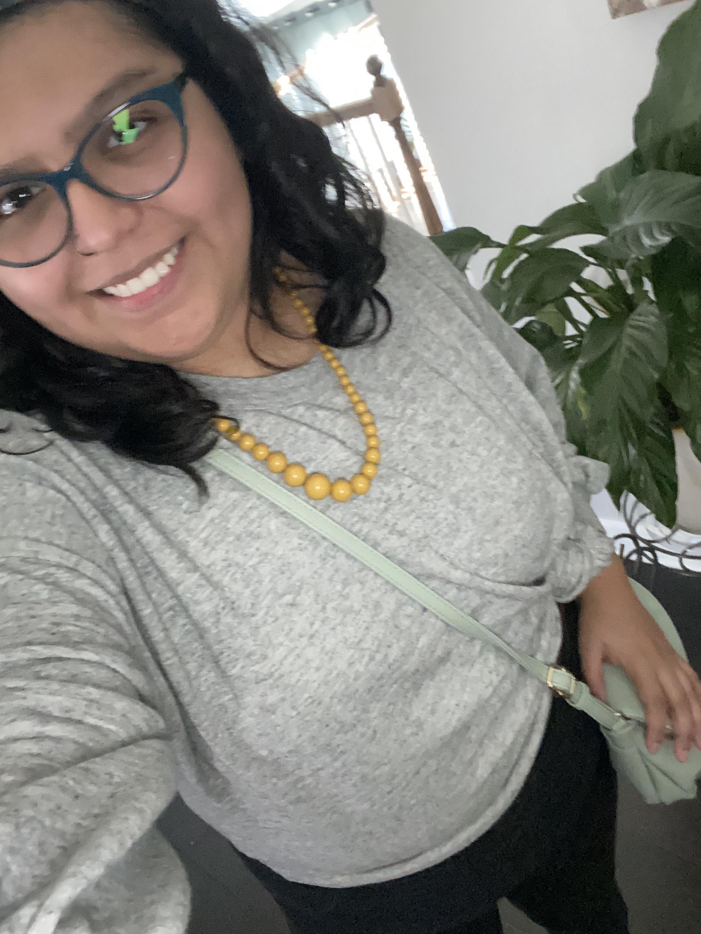 Oversized sweater, and a pop of color! | Scrolller