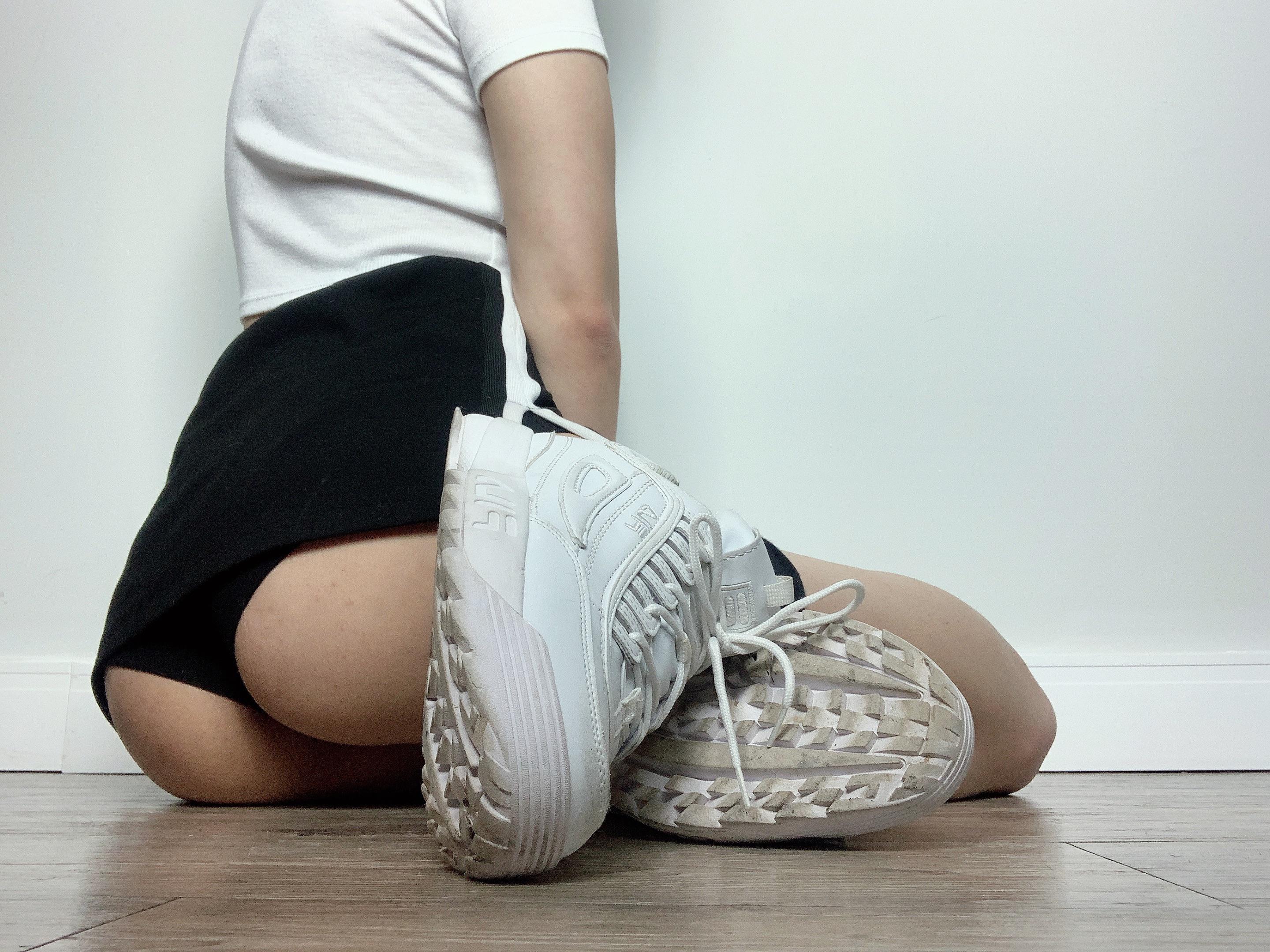 p.e. uniform, even though I’ve always hated p.e. | Scrolller