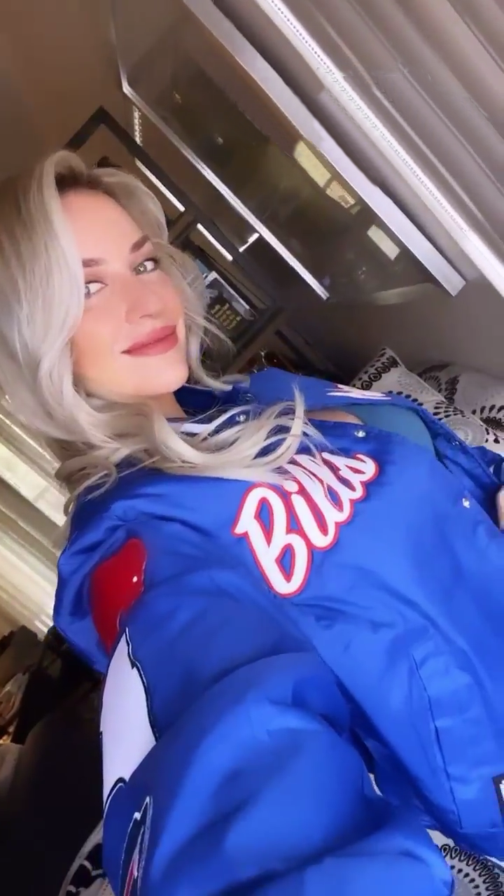 Paiges' new jacket | Scrolller