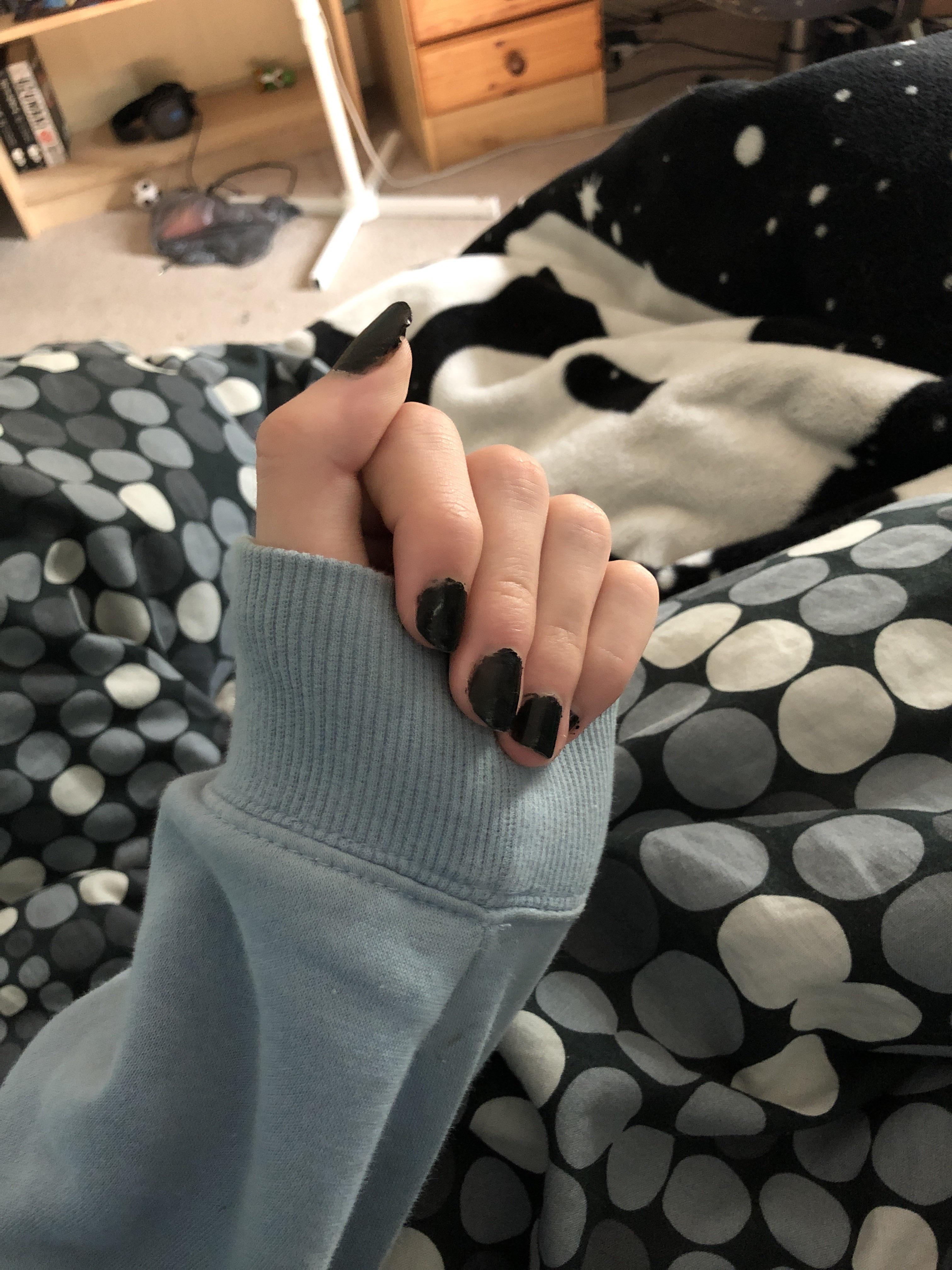 Painted my nails :3 | Scrolller