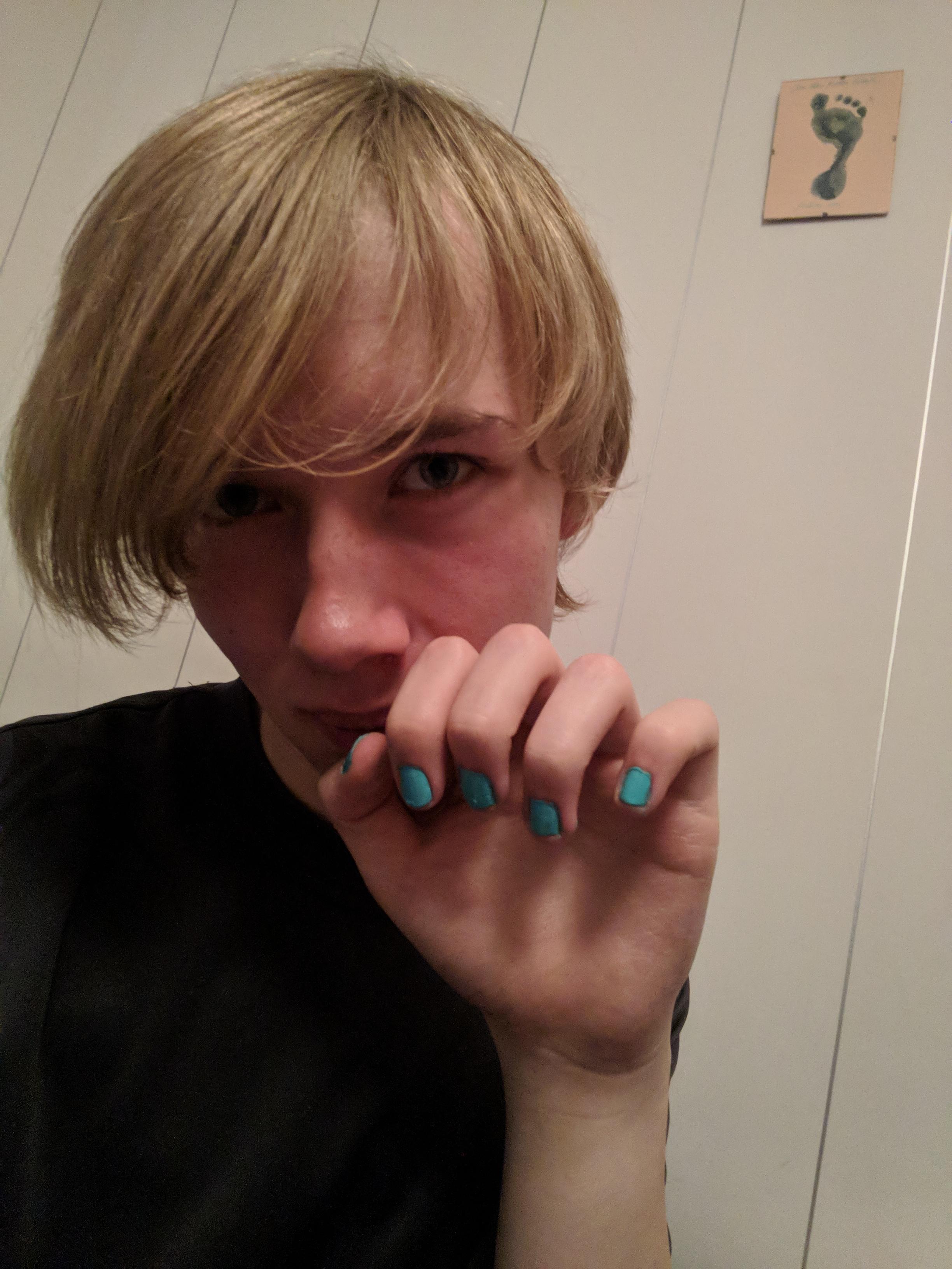 Painted my nails for the first time yesterday, think it went quite well! ^^ | Scrolller