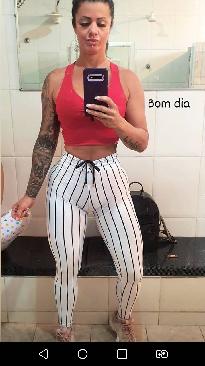 Pamela maravilhosa | Scrolller