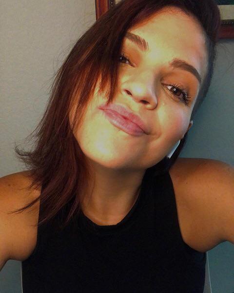 Paola Lazaro Shes So Hot Scrolller