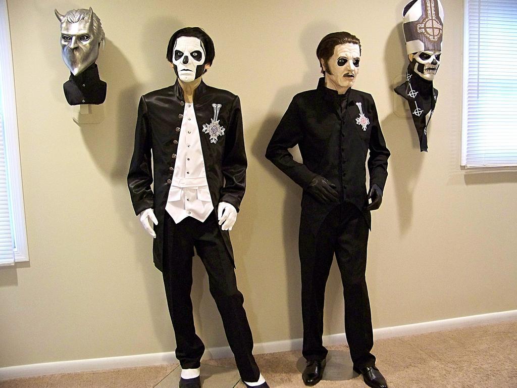 Papa 3 and Cardinal together at last | Scrolller