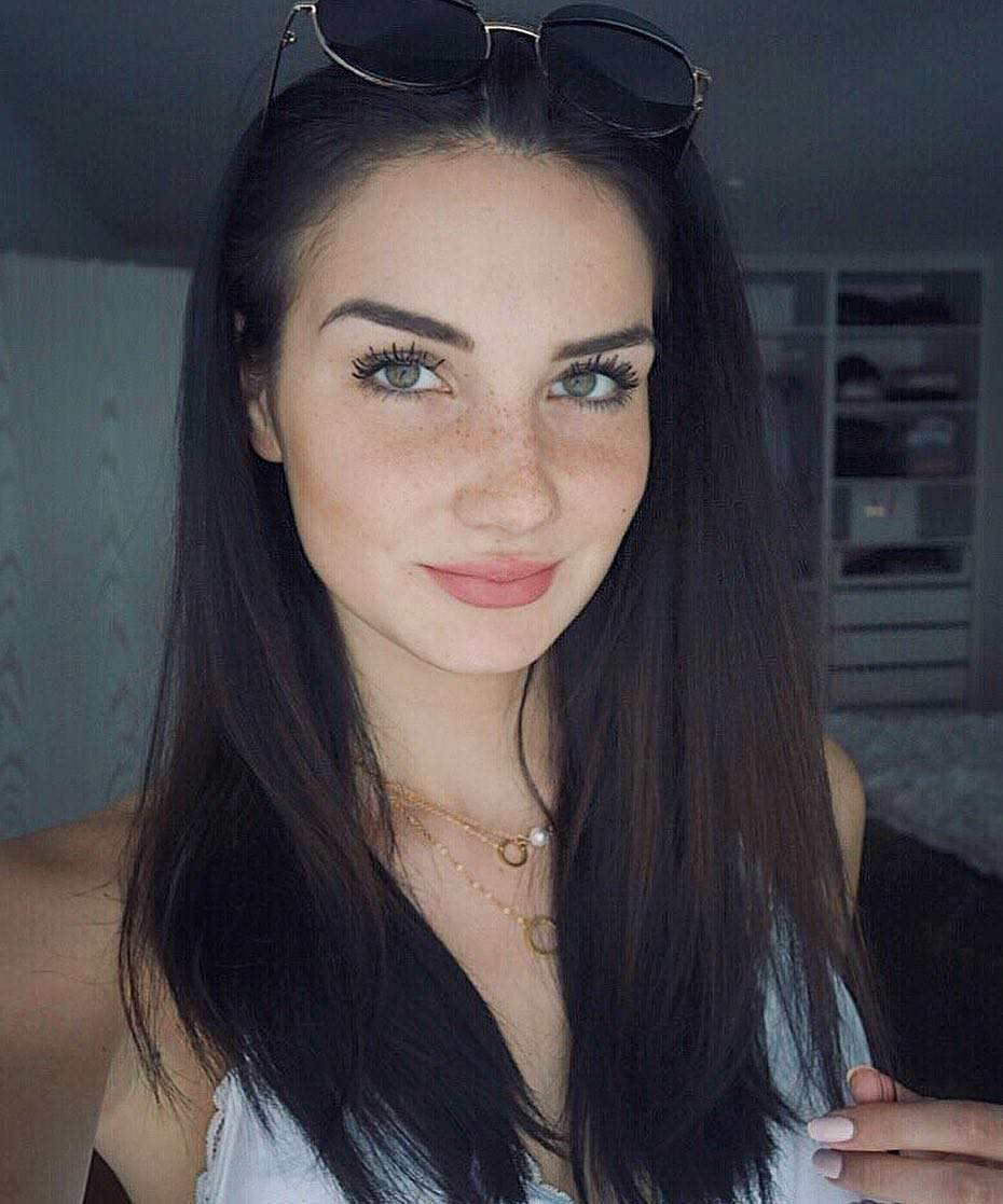 Paula Matuschinski | Scrolller