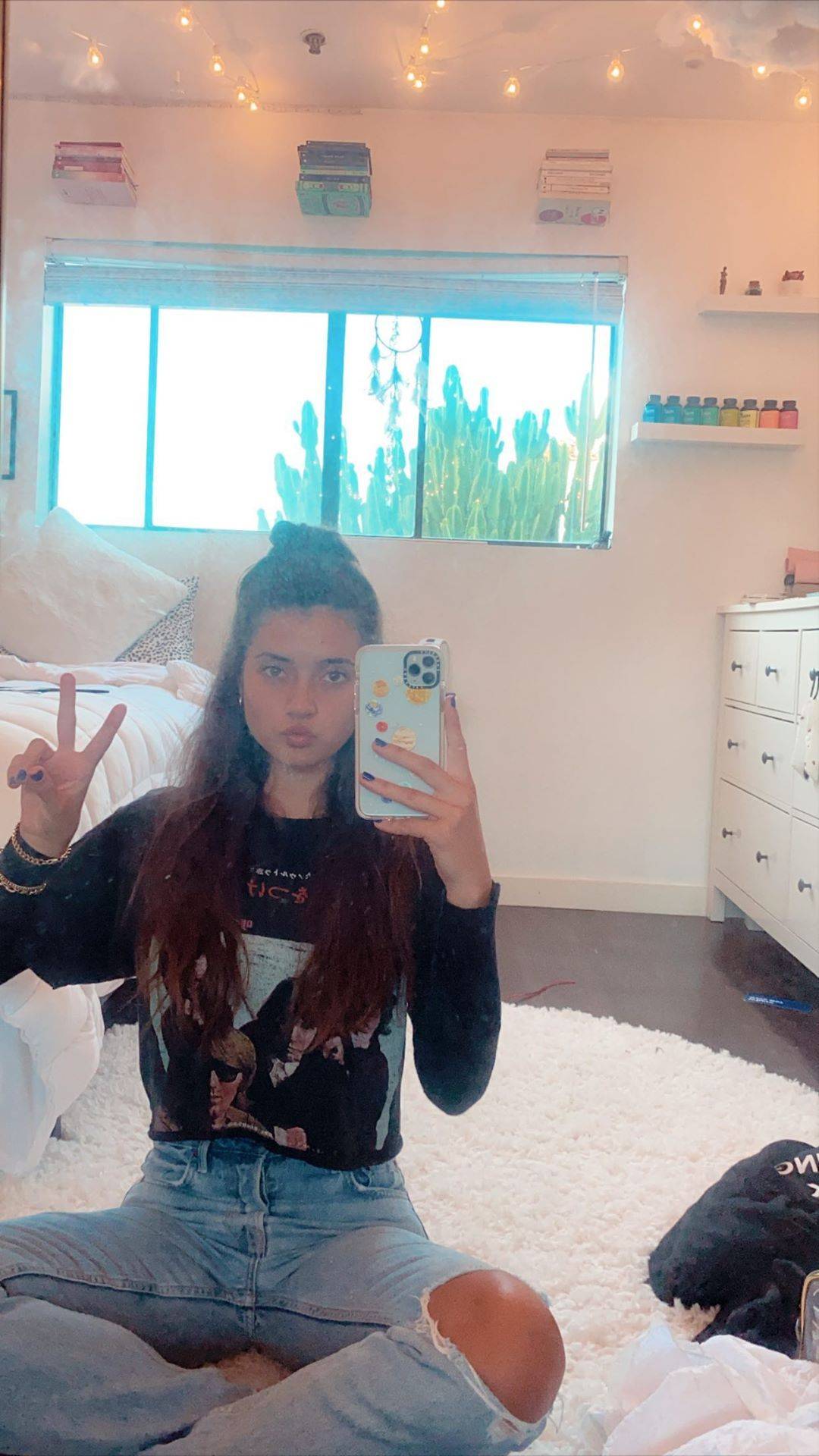 peace sign | Scrolller