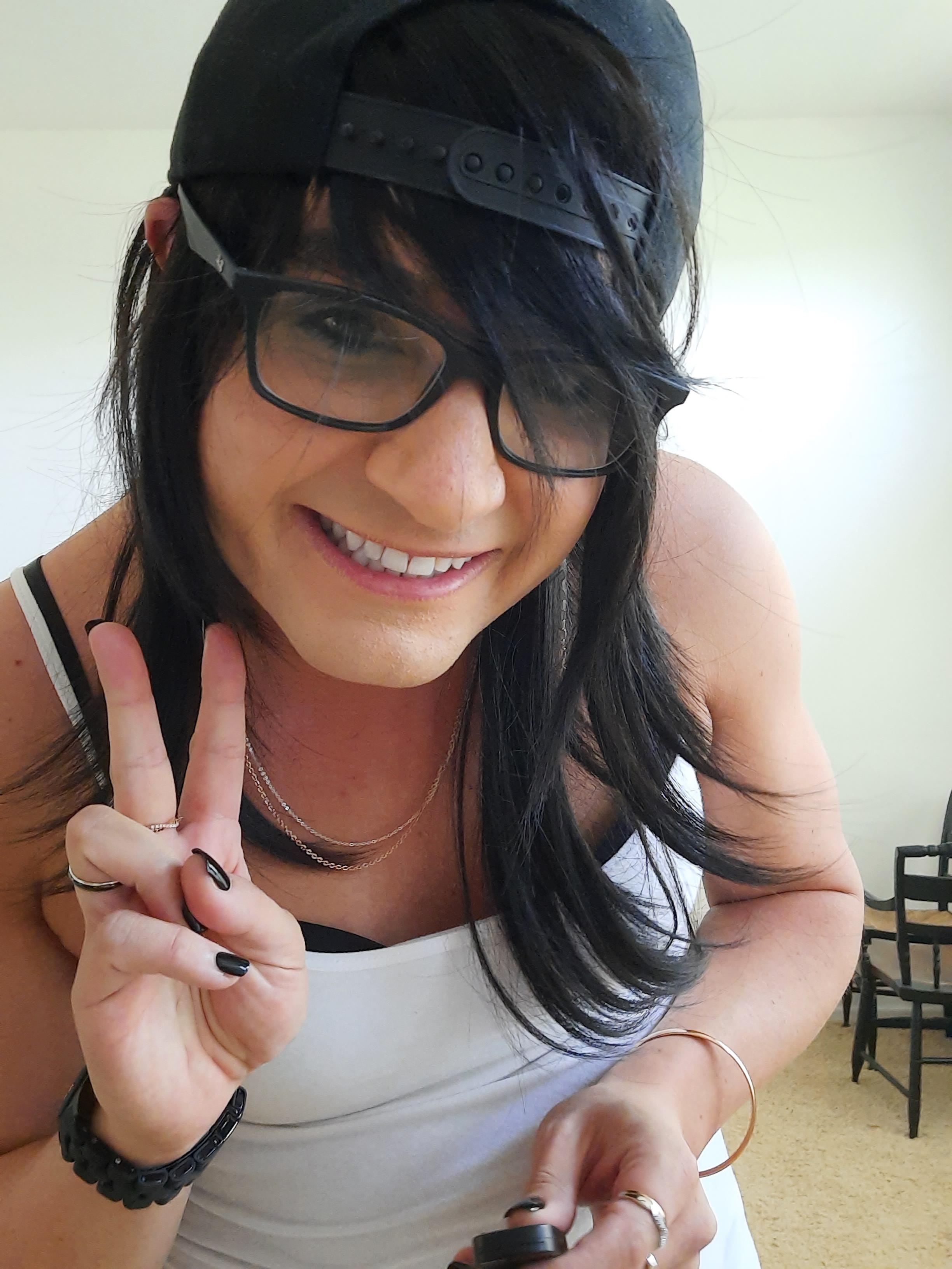 Peace Sign the go to | Scrolller