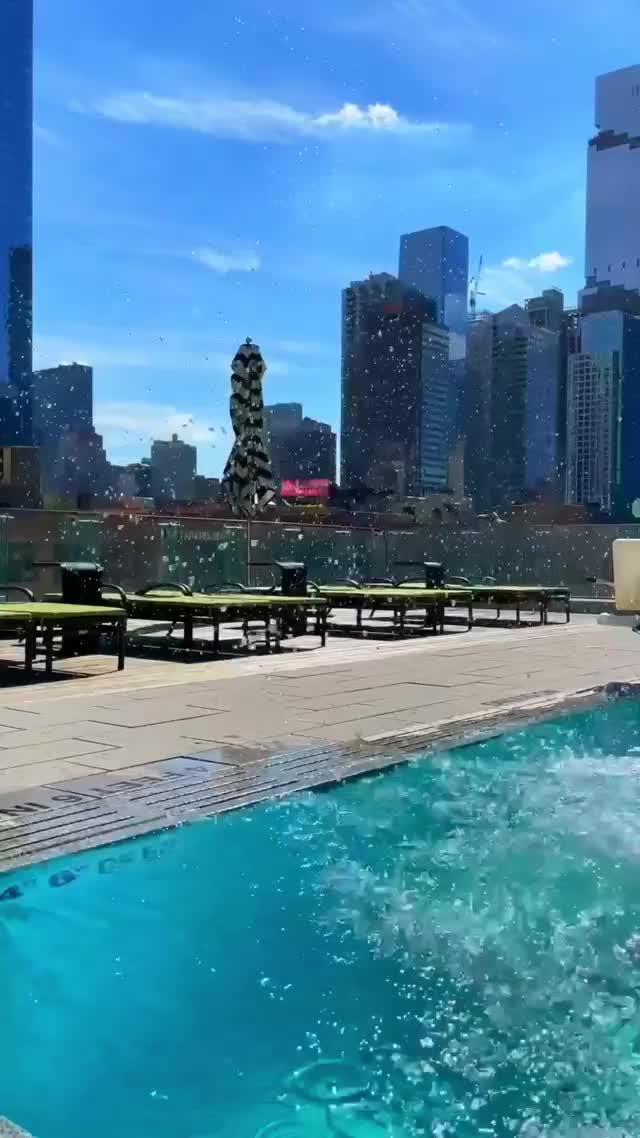 peach at the pool | Scrolller