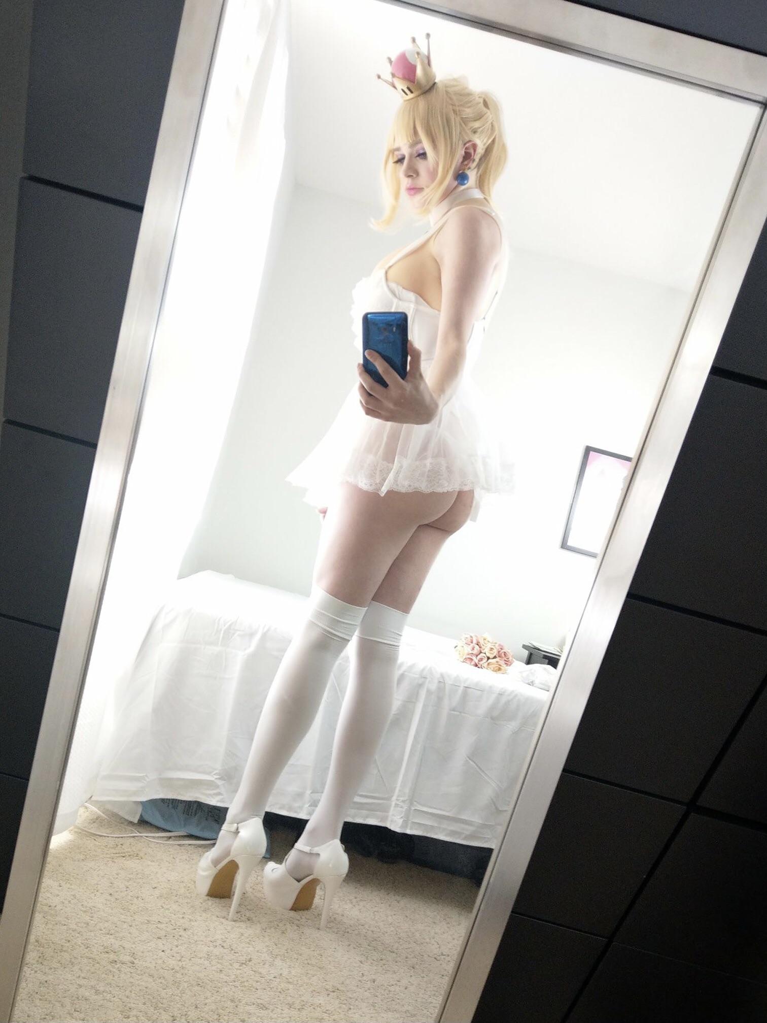 Peach by Sneaky | Scrolller