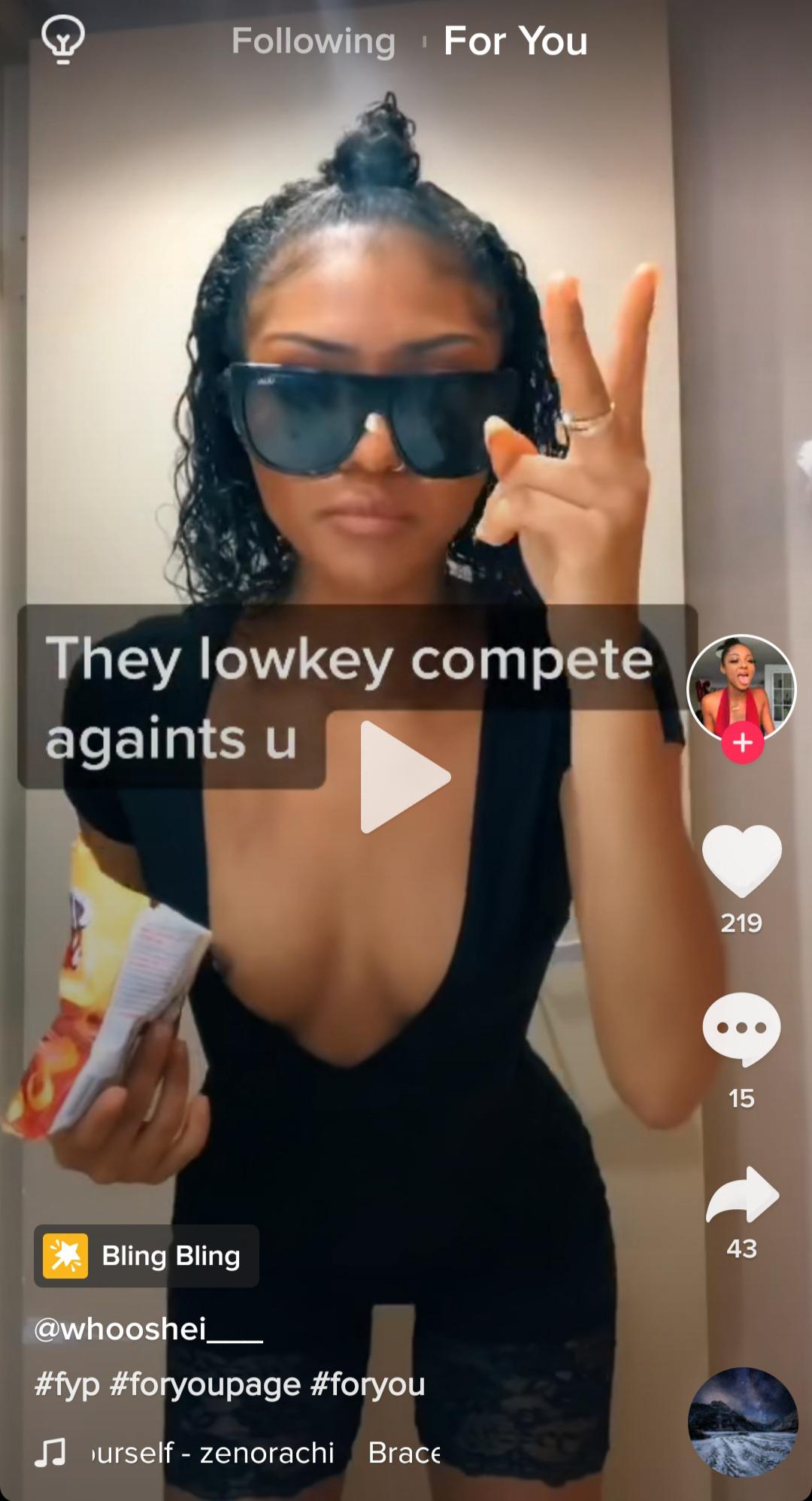 Peek a boo😏 | Scrolller