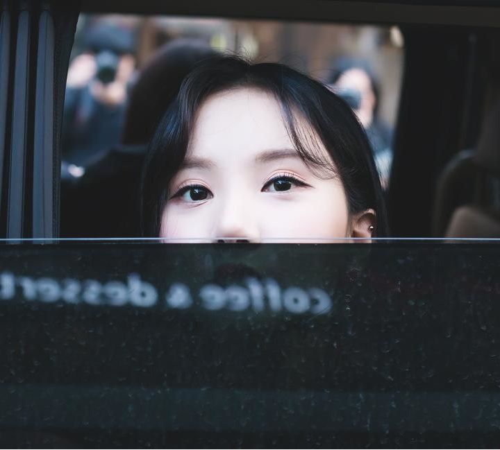 Peek-A-Boo Eunha | Scrolller